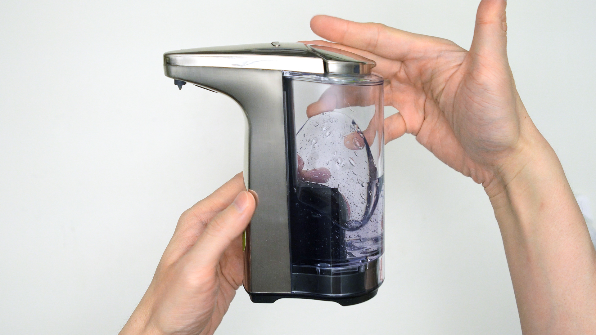 Watch simplehuman Touch-Free Sensor Liquid Soap Dispenser Demo on ...