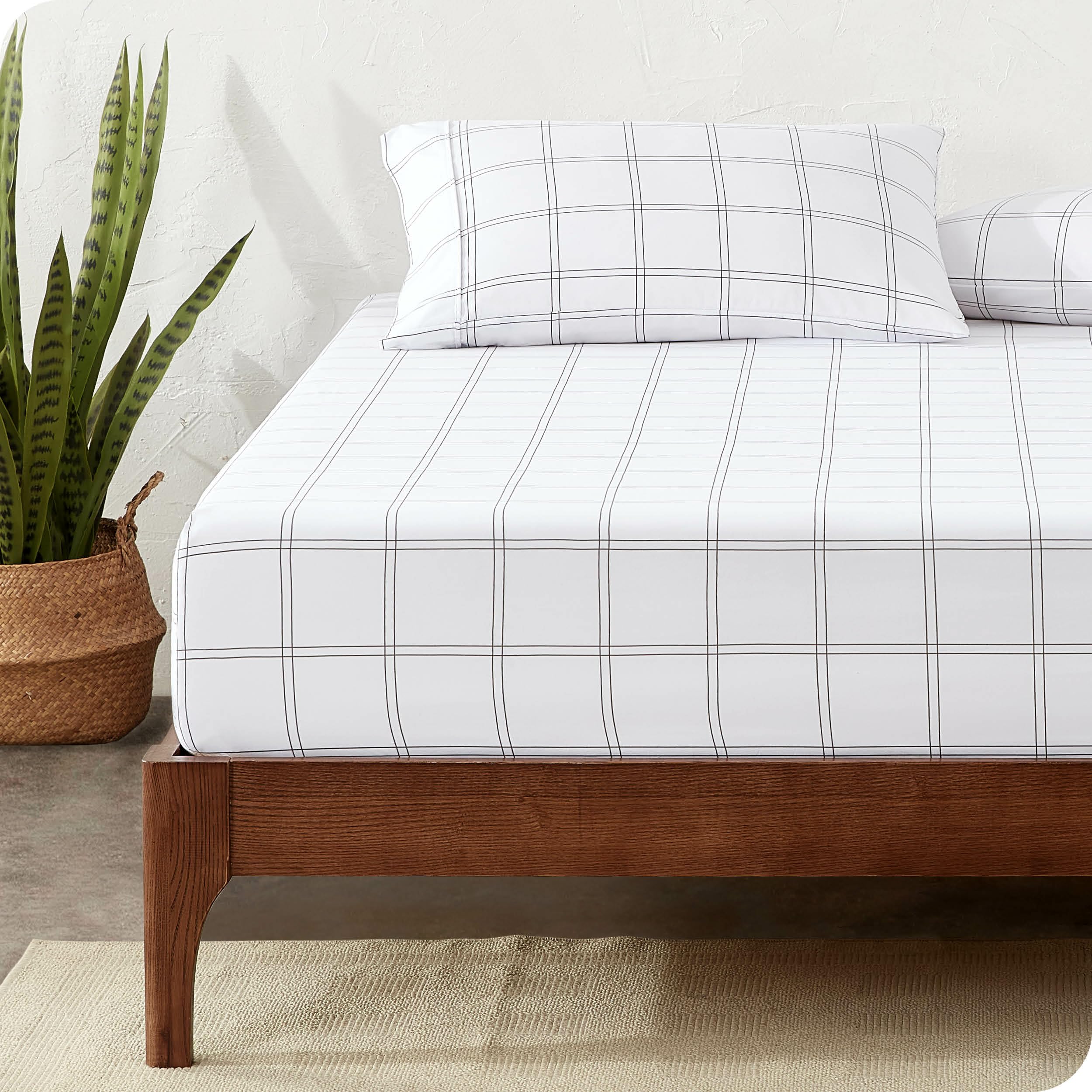 Amazon.com: Bare Home Fitted Bottom Sheet Queen Size - Premium 1800 ...
