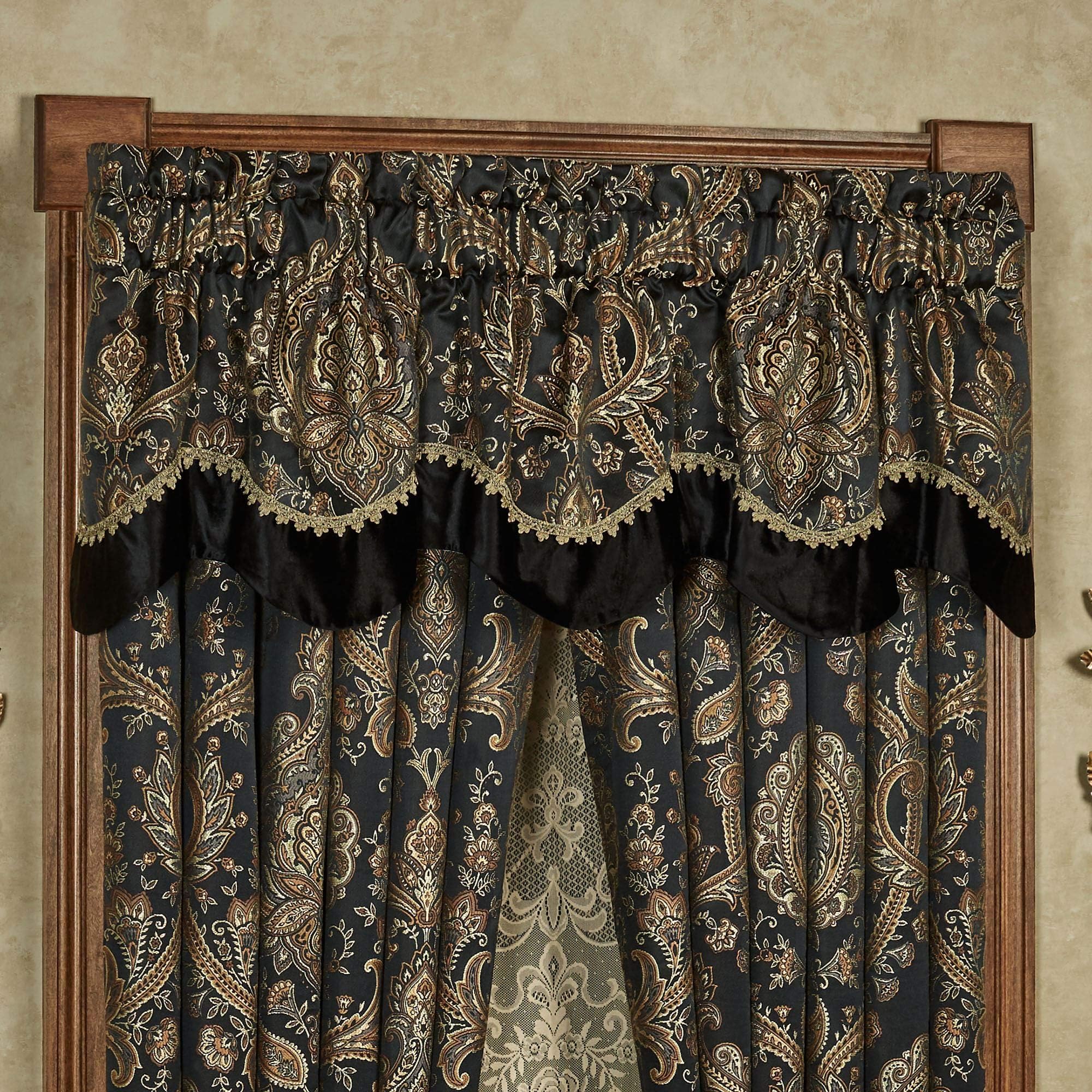 Amazon.com: Touch of Class Bellevue Scalloped Valance Black 72 x 18