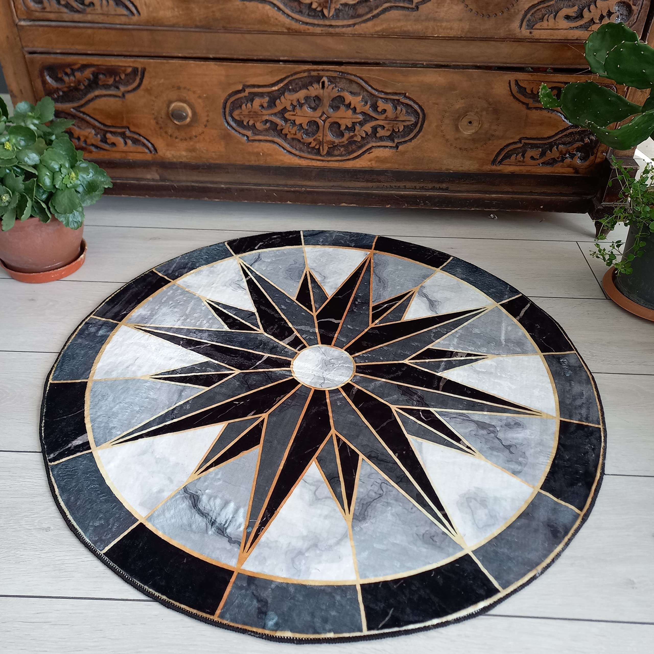 Amazon.com: Rugendary Compass Rug Cool Round Area Rug Hypebeast Rug ...