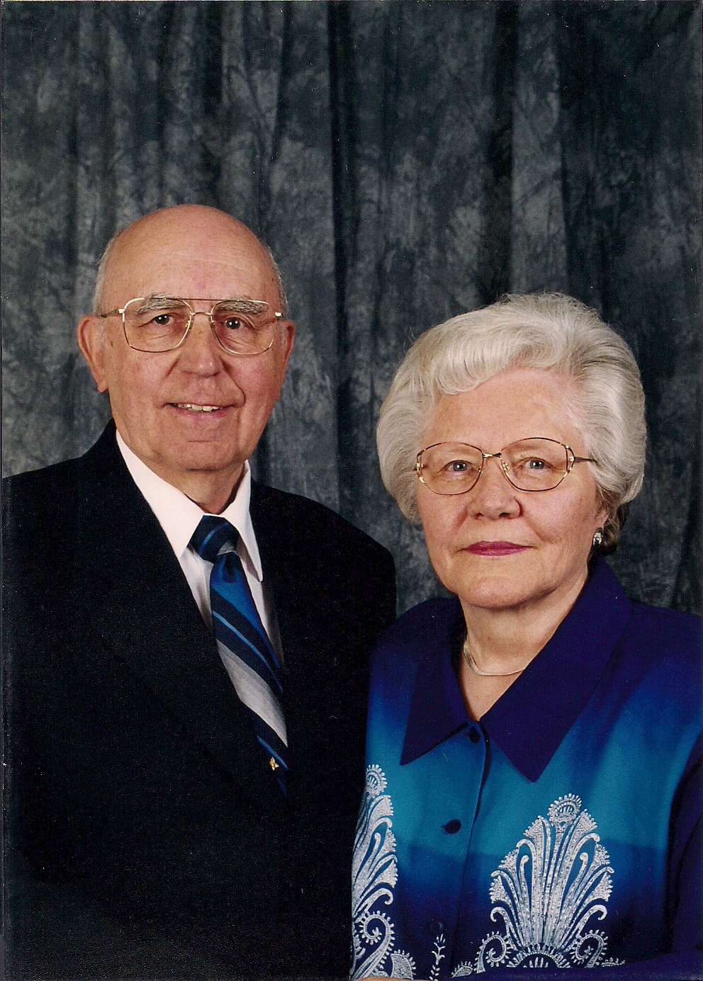Amazon.com: Verlyn Hofer: books, biography, latest update
