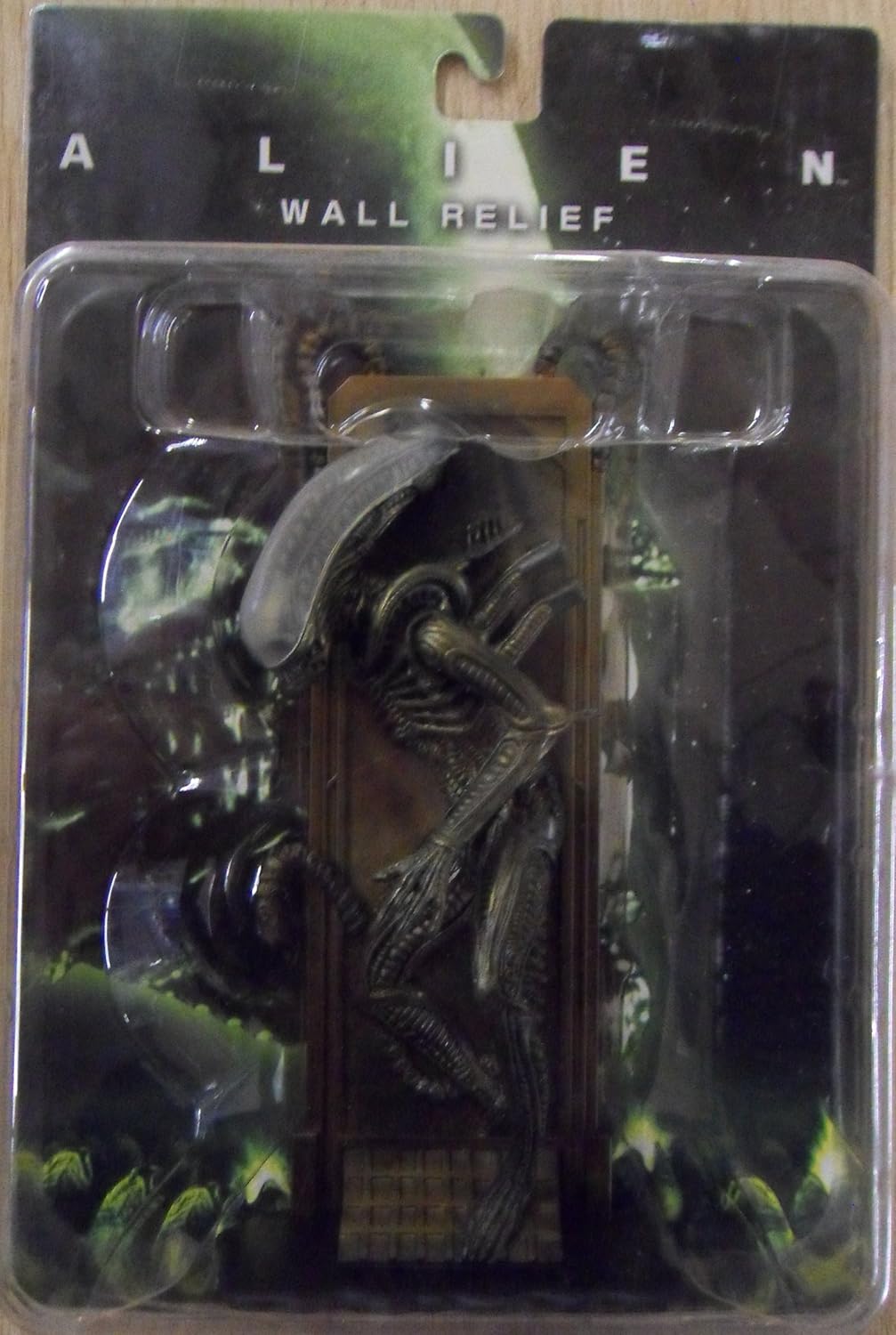 Amazon.com: Alien Film Wall Relief Alien in Doorway Figurine Antique ...