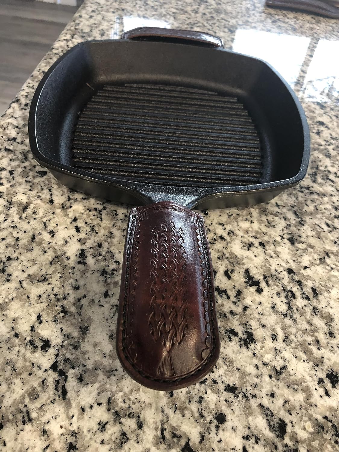 Leather Cast Iron Pan Handle Sleeve – Yaxa Guatemala