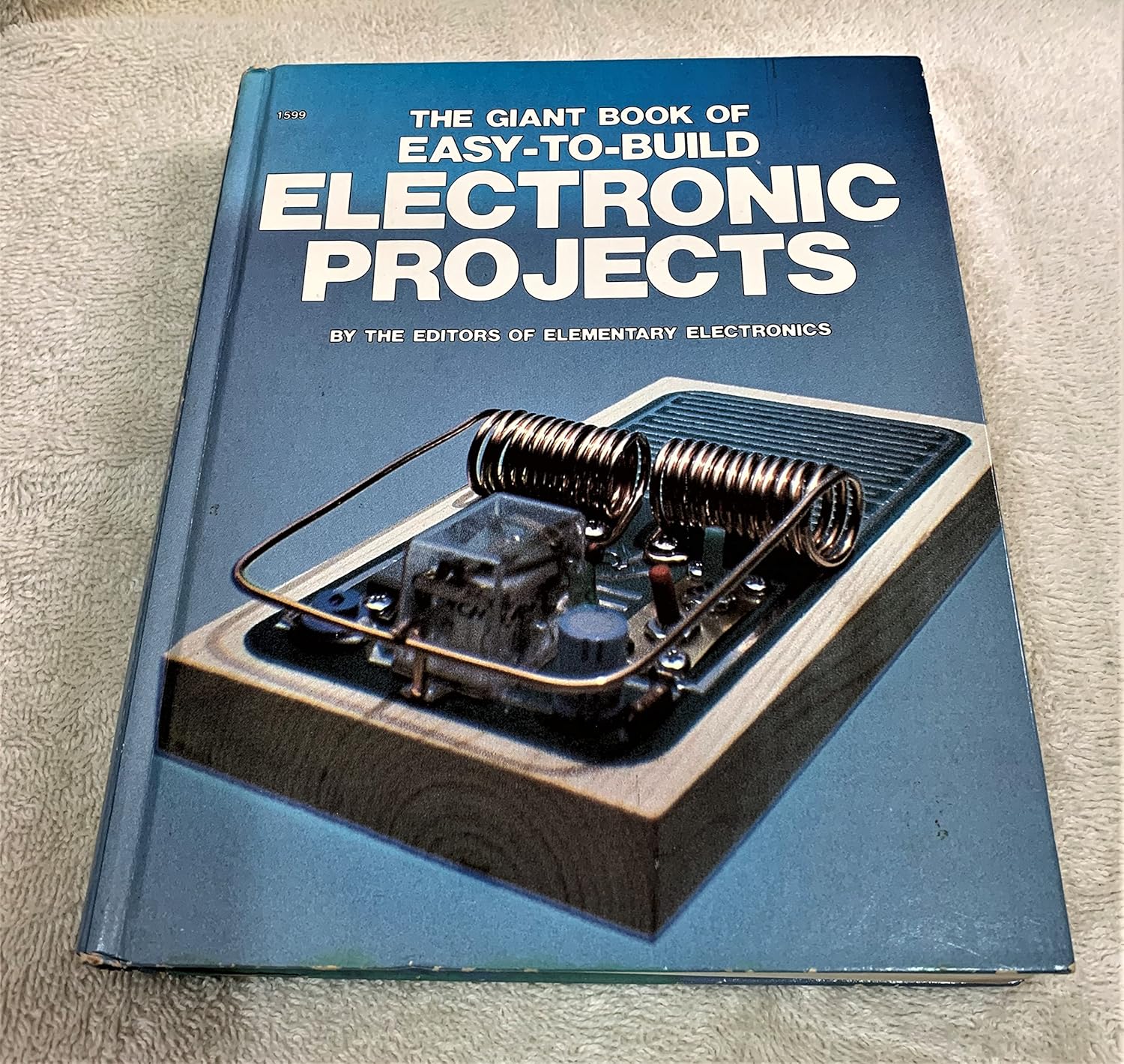 The Giant book of easy-to-build electronic projects: Elementary ...