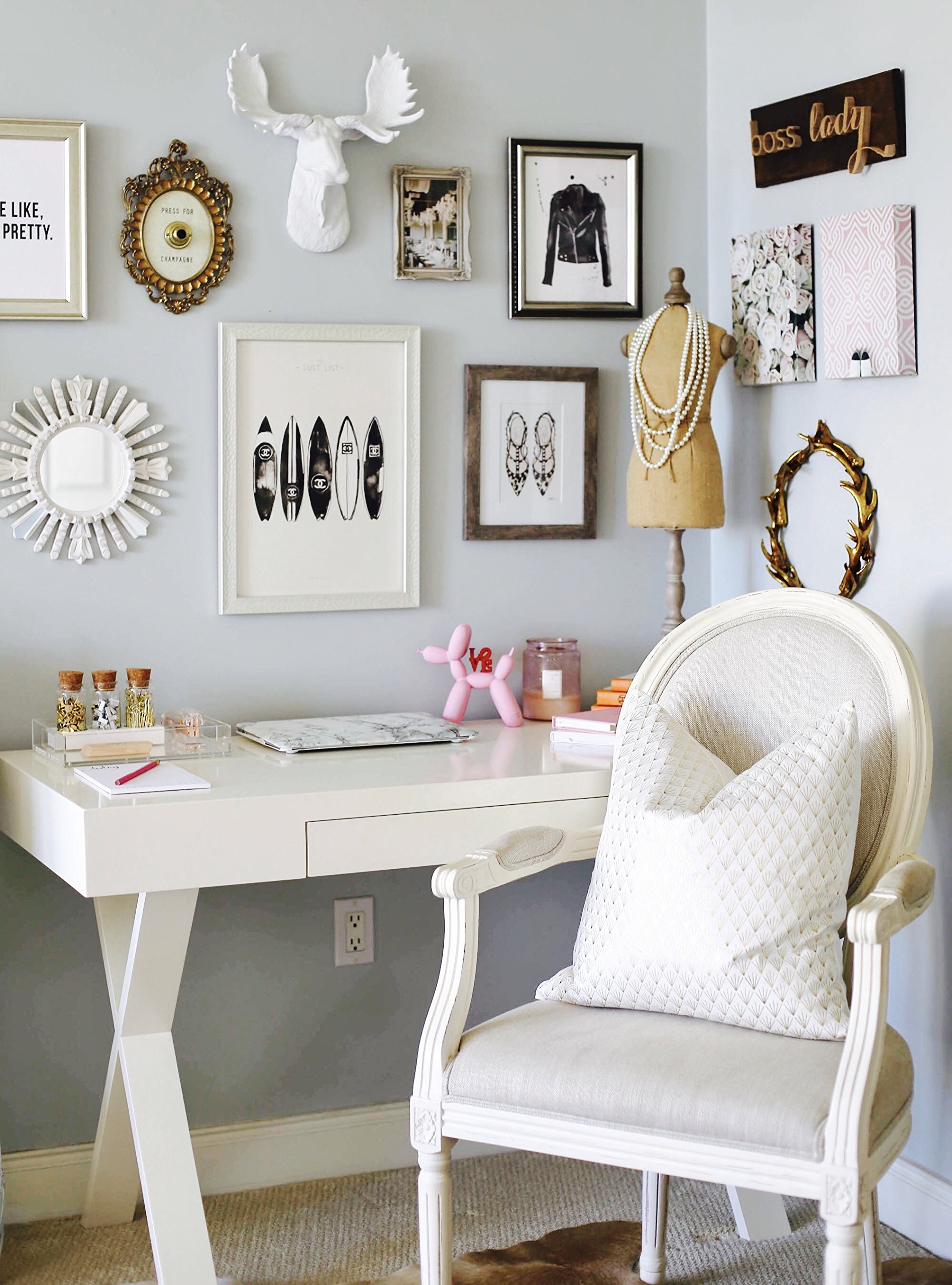 White Moose Head Wall Mount