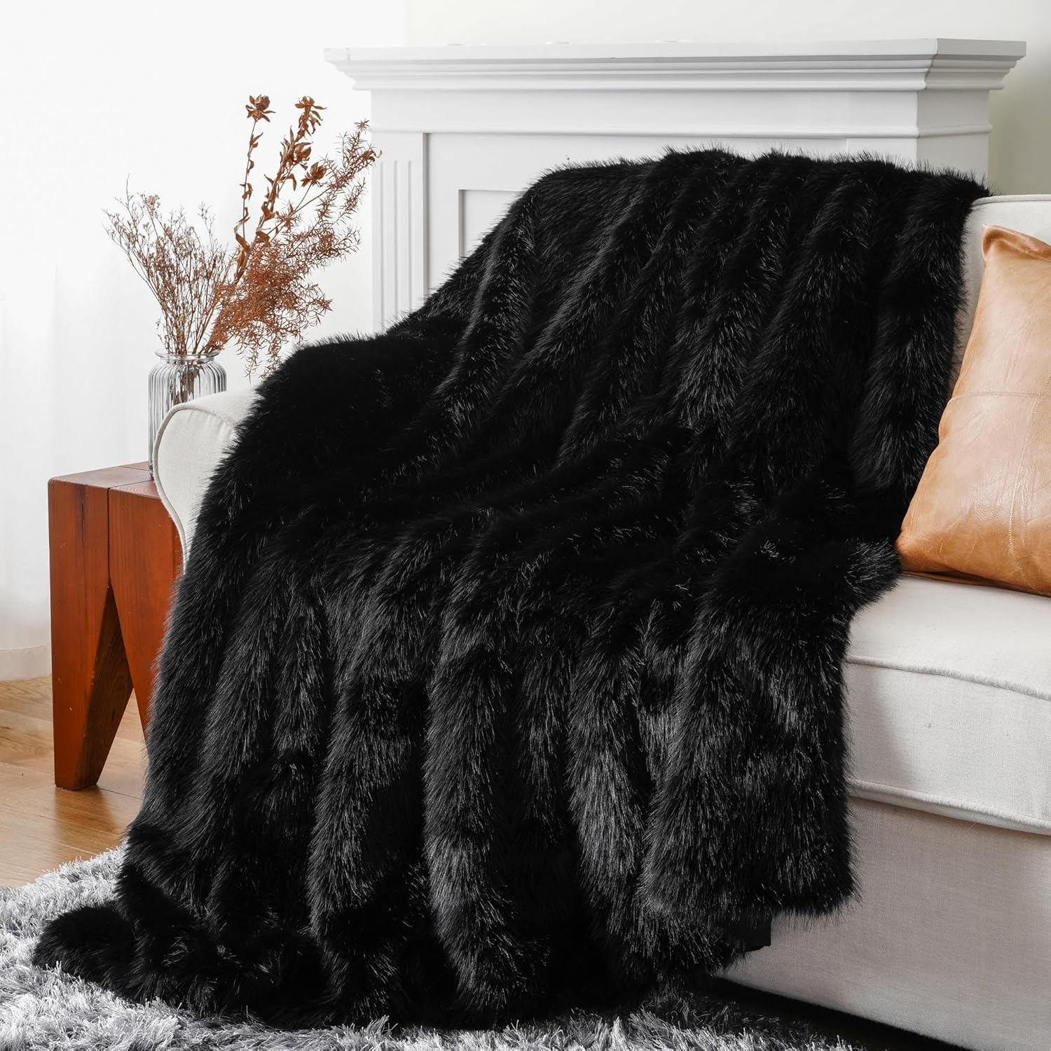 Amazon.com: BATTILO HOME Luxury Black Faux Fur Throw Blanket, Large ...