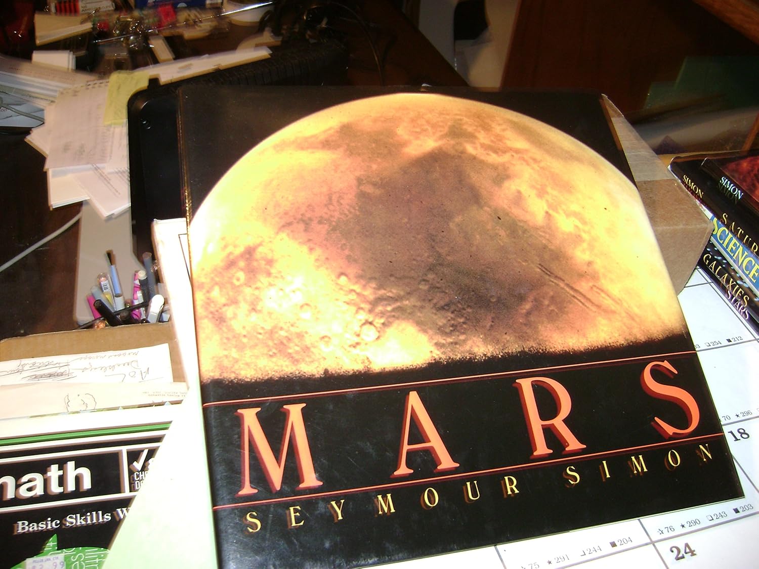 Mars: Simon, Seymour: 9780688065843: Amazon.com: Books