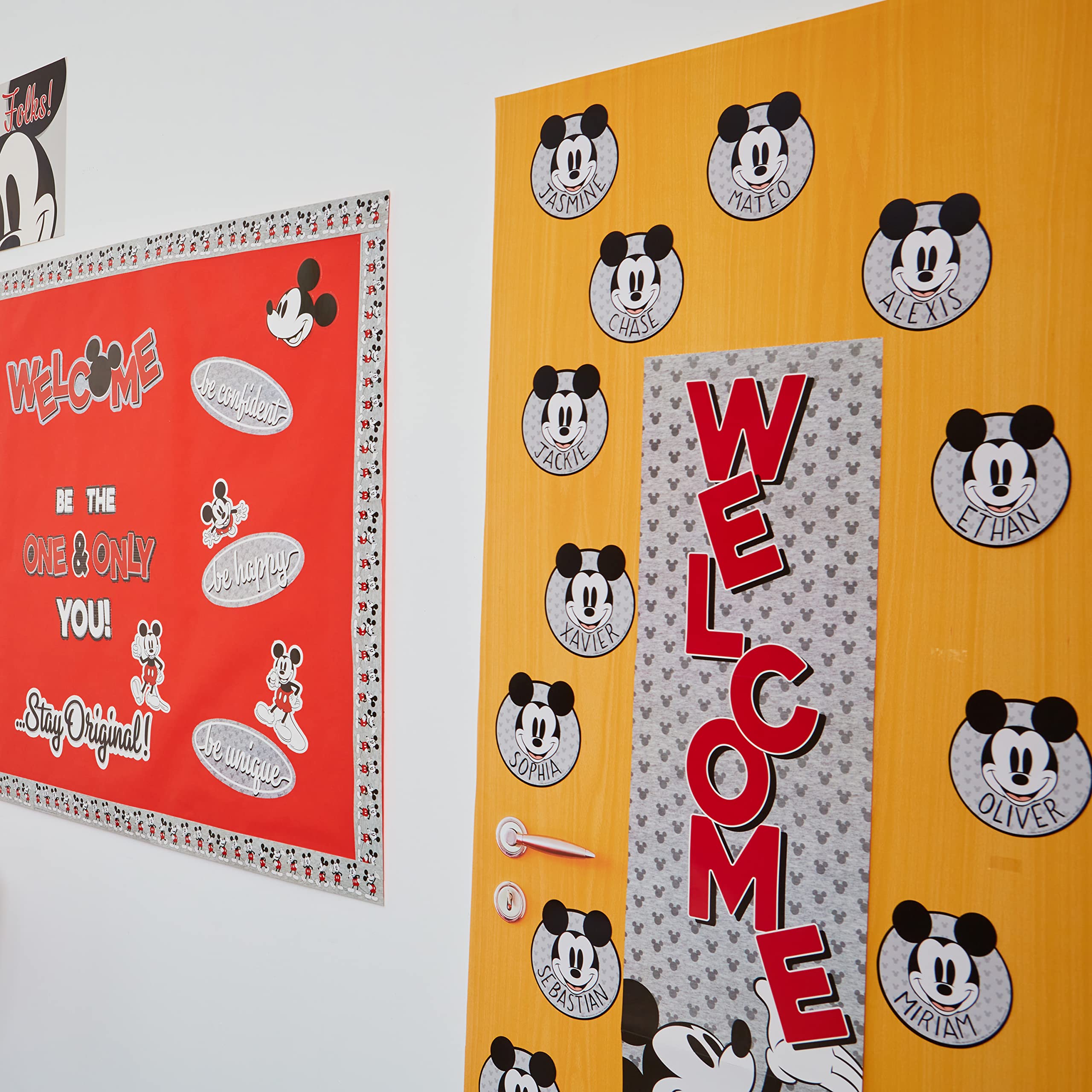 Snapklik.com : Eureka Disney Retro Mickey Mouse Welcome Vertical ...