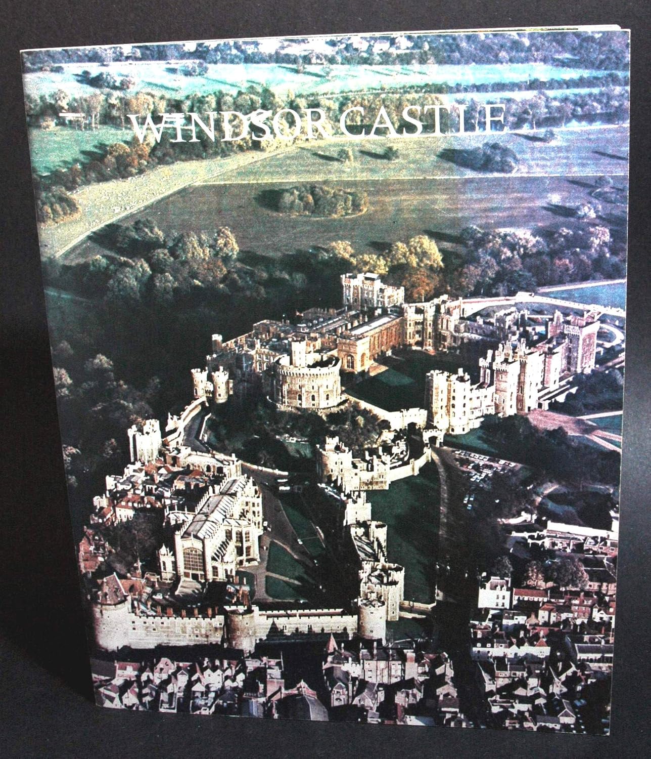 Windsor Castle (Guide Book): UNKNOWN: Amazon.com: Books