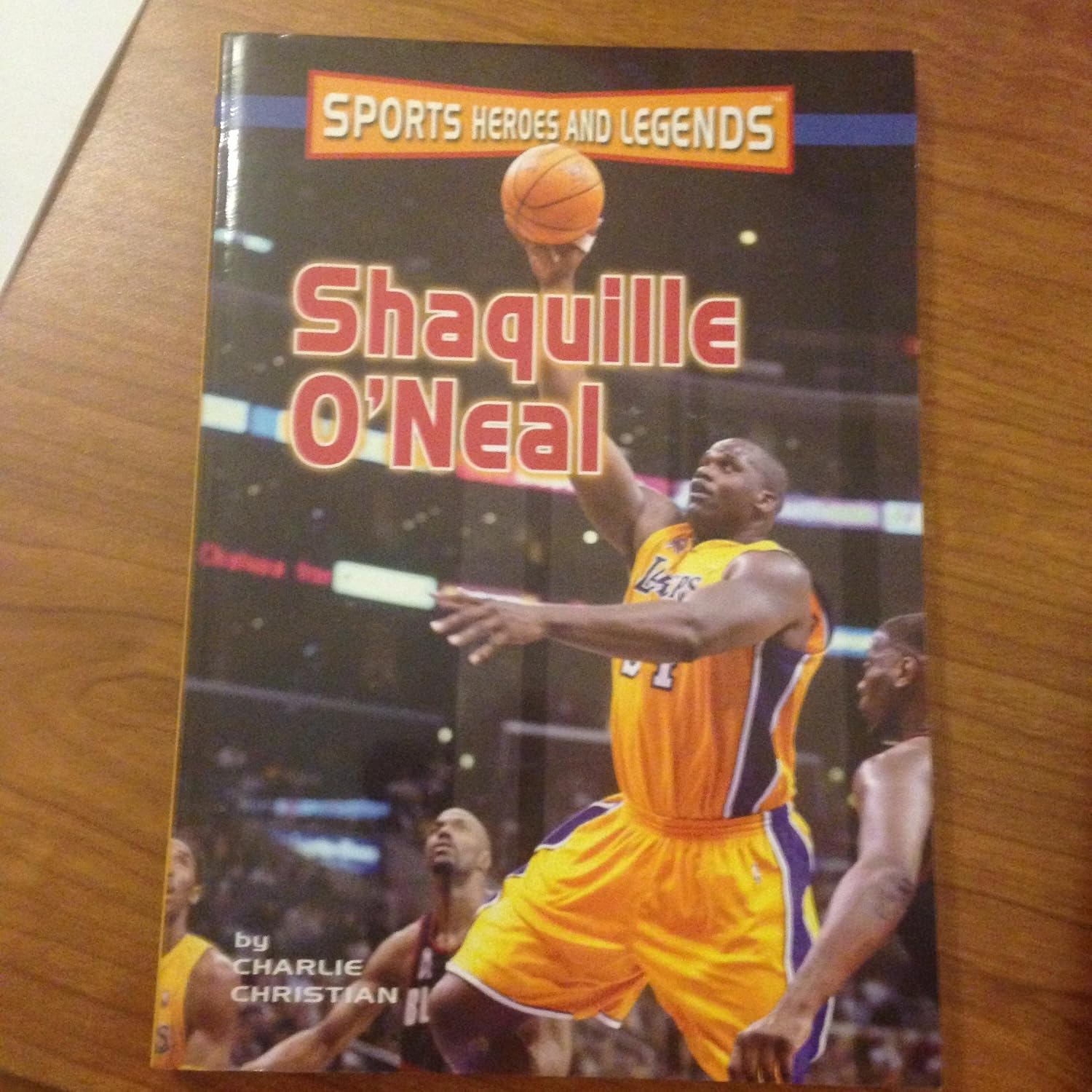 Shaquille O'Neal (Sports Heroes & Legends) : Amazon.in: Books