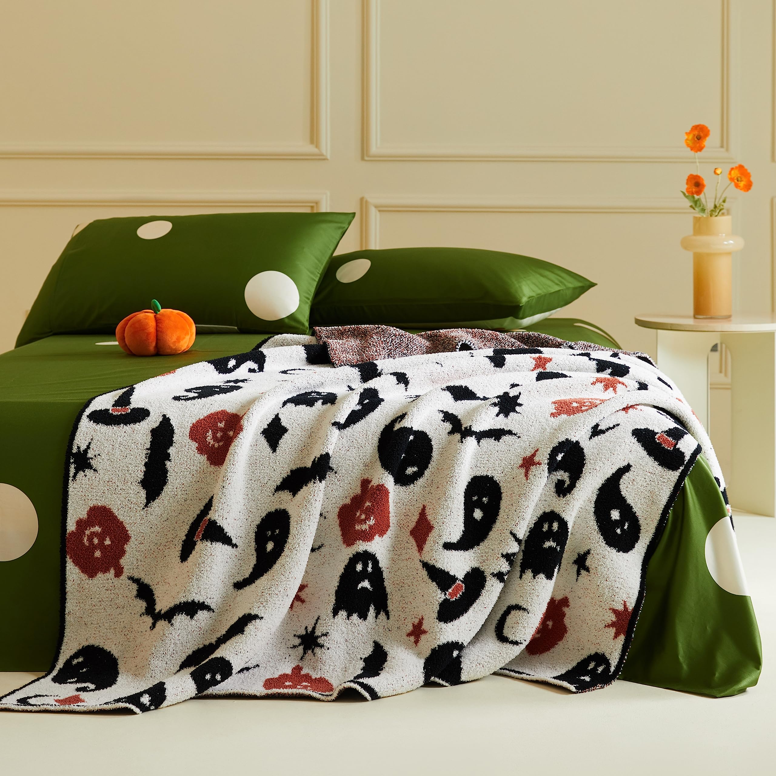Amazon.com: Fuzzy Halloween Throw Blanket for Couch Warm Soft Ghost ...