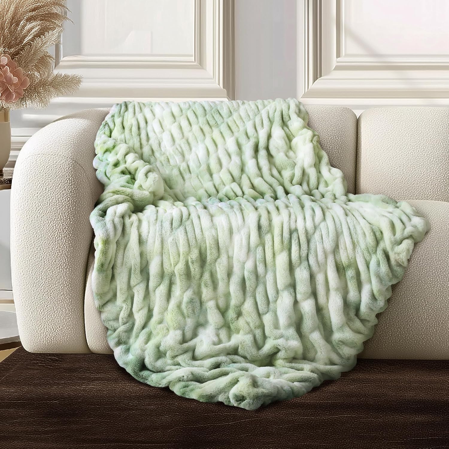 Amazon.com: blunique Ultra Soft Cozy Faux Fur Throw Blanket, Fuzzy ...