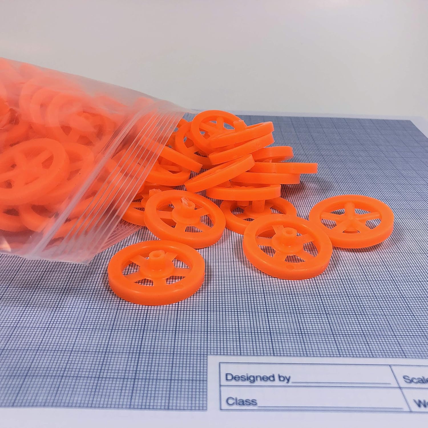 Amazon.com: Plastic Hobby Wheels with 1/8" Hole - Made for Co2 Dragster ...
