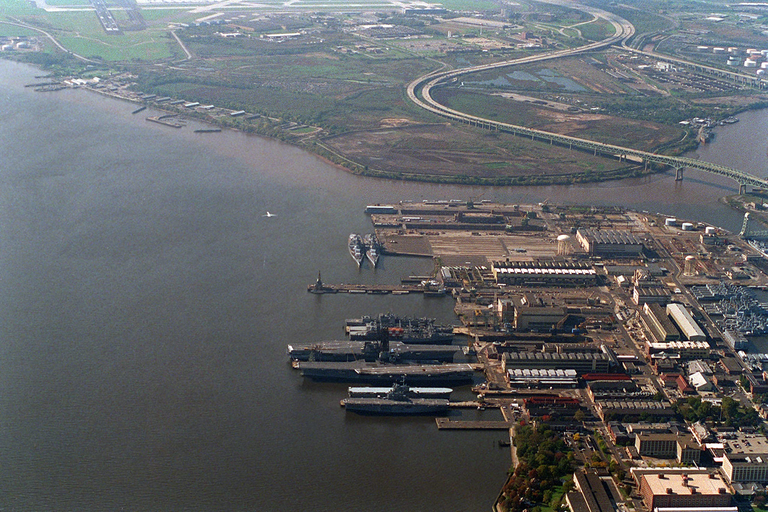 Philadelphia Naval Shipyard Philadelphia Navy Yard Invaded By Sea