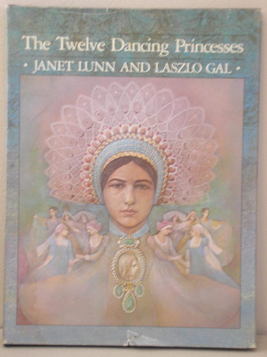 The Twelve Dancing Princesses : A Fairy Story: Lunn, Janet; Grimm ...