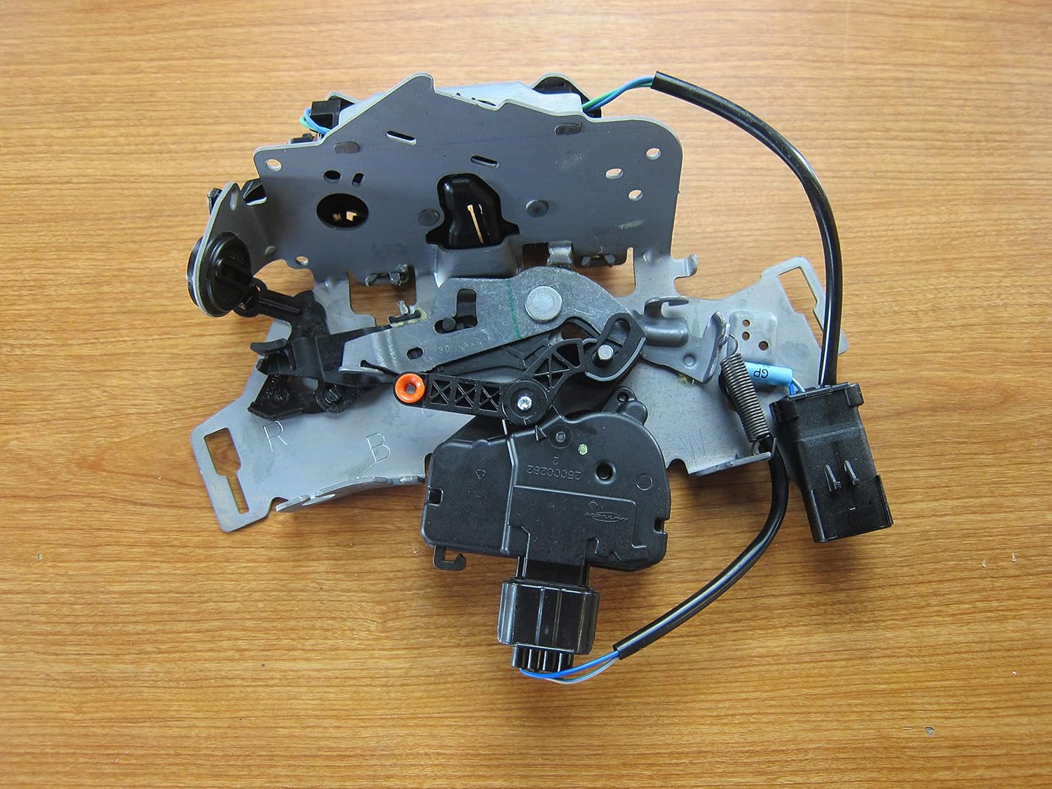 Amazon.com: Chrysler Dodge Right Passenger Side Sliding Door Latch New ...