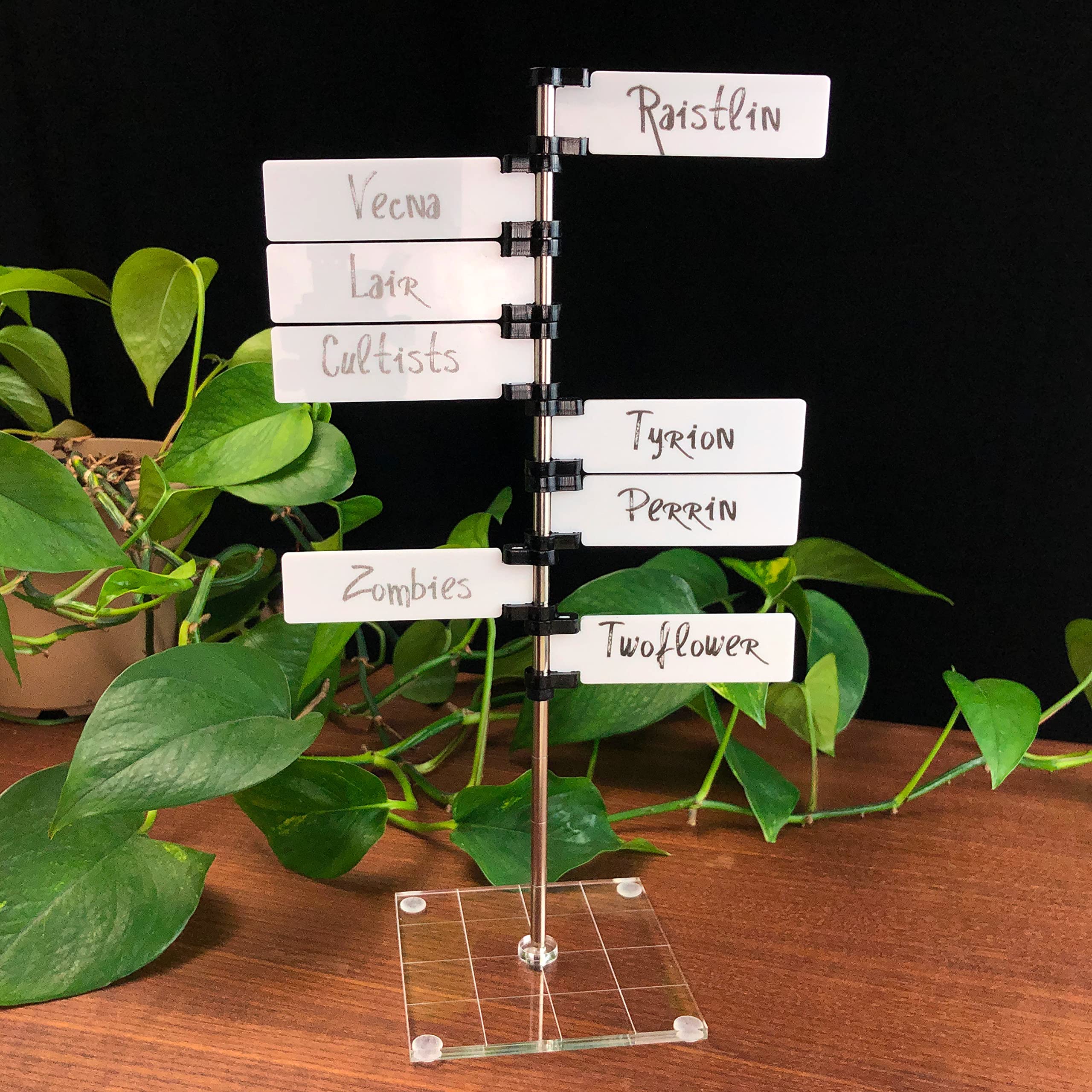 Snapklik.com : Initiative Tracker 12 Flags Portable Expandable Dry Erase