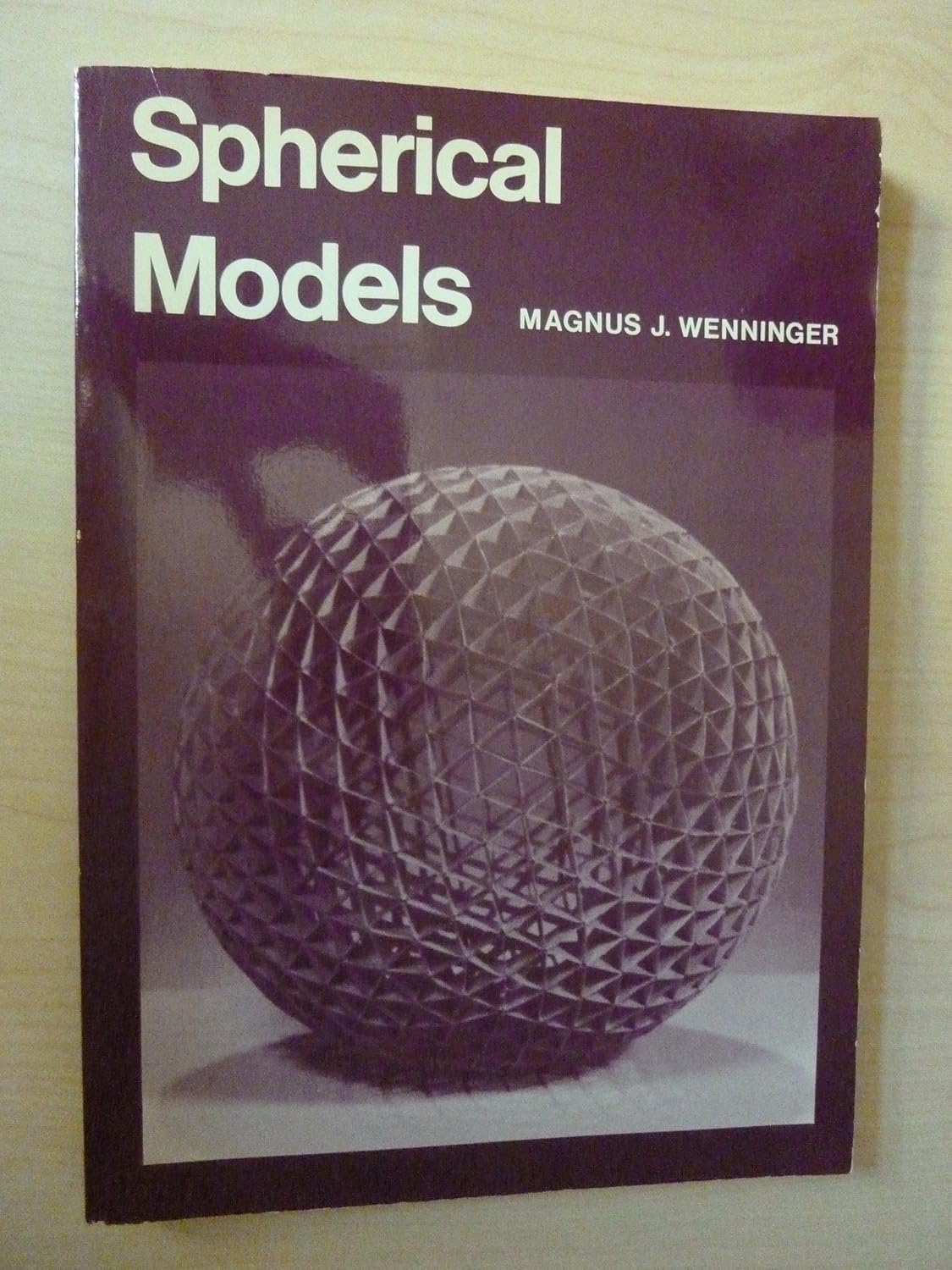 Amazon.com: Spherical Models: 9780521294324: Wenninger, Magnus J.: Books