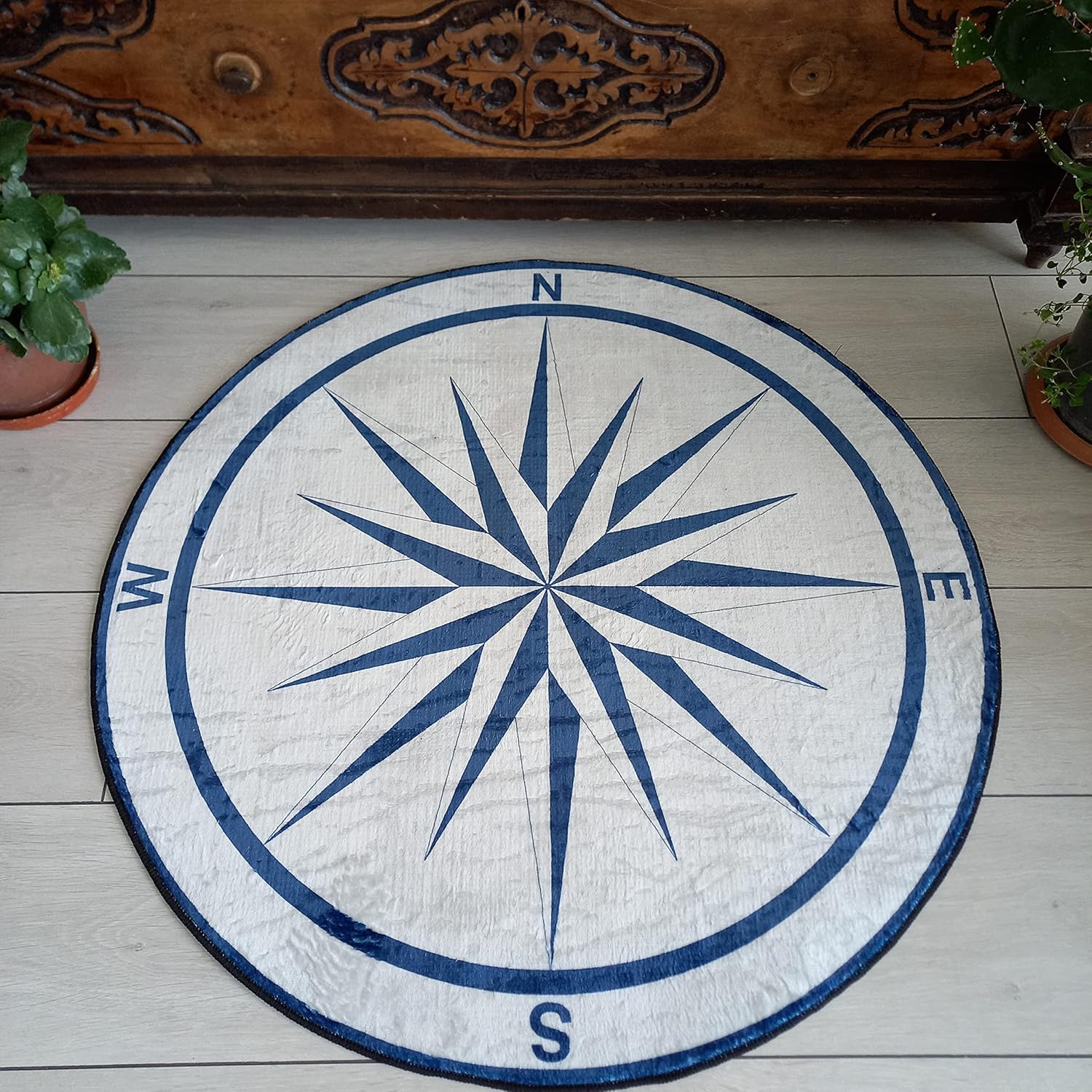 Amazon.com: Rugendary Compass Rug Cool Round Area Rug Hypebeast Rug ...