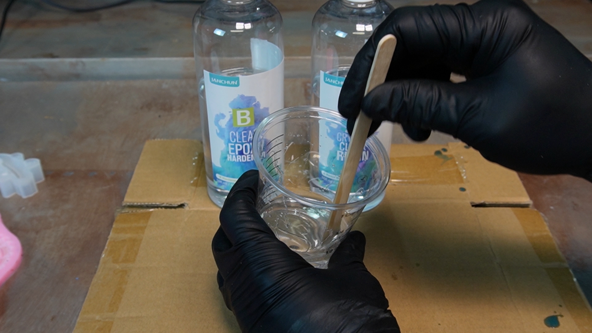 Watch 32oz Crystal Clear 2 Part Epoxy Resin Kit on Amazon Live