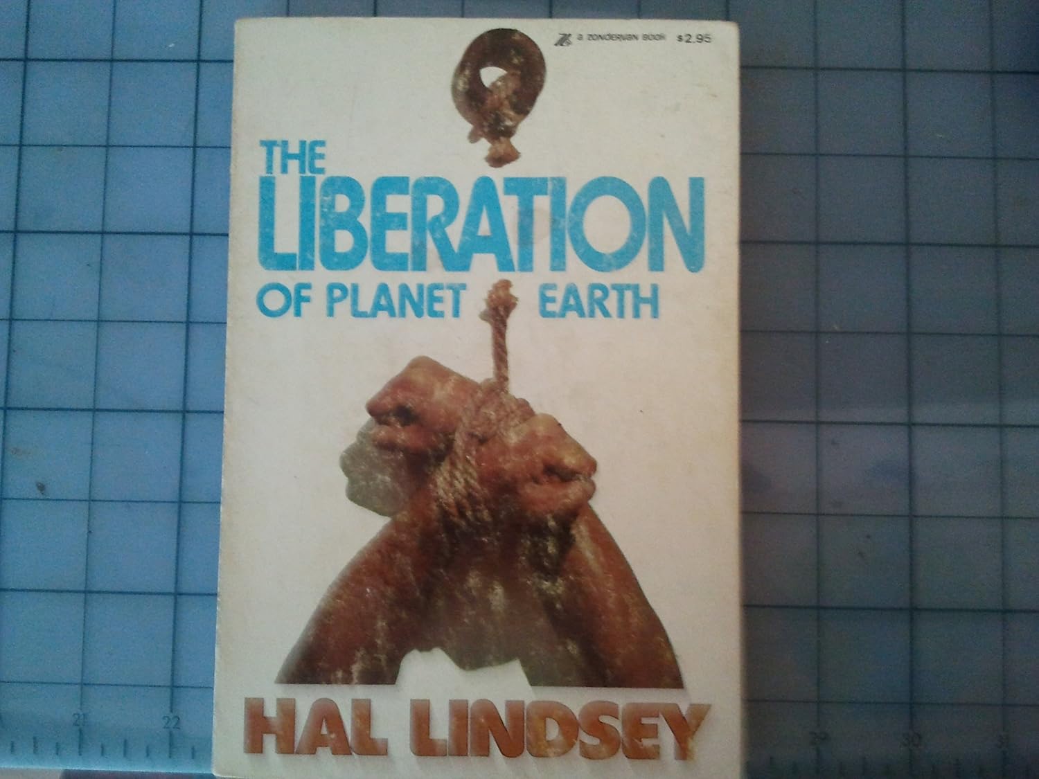 The Liberation of Planet Earth: HAL LINDSEY: 9780310277224: Amazon.com ...