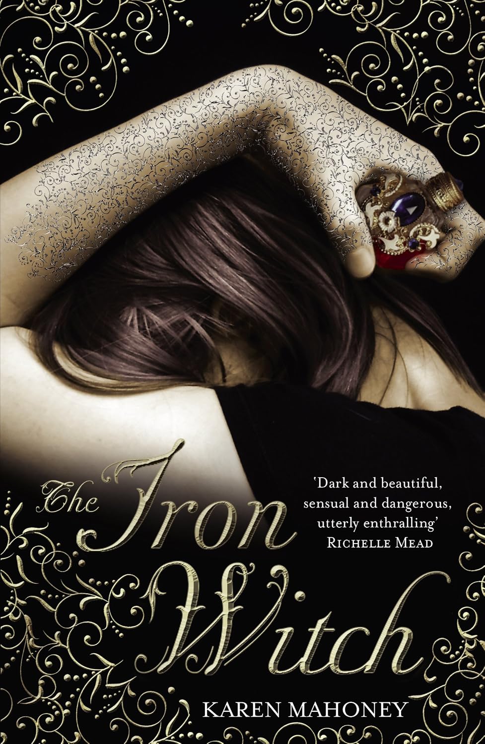 The Iron Witch (The Iron Witch Trilogy, 1) : Mahoney, Karen: Amazon.co ...