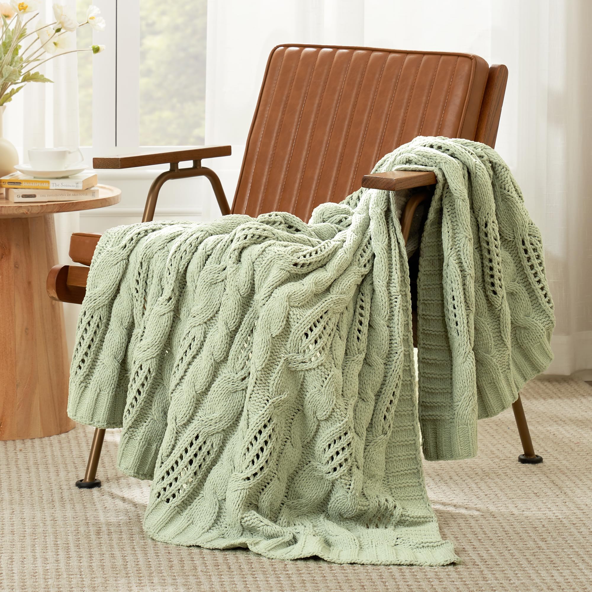 Amazon.com: Eikei Luxury Cable Knit Throw with Faux Fur Reverse Knitted ...