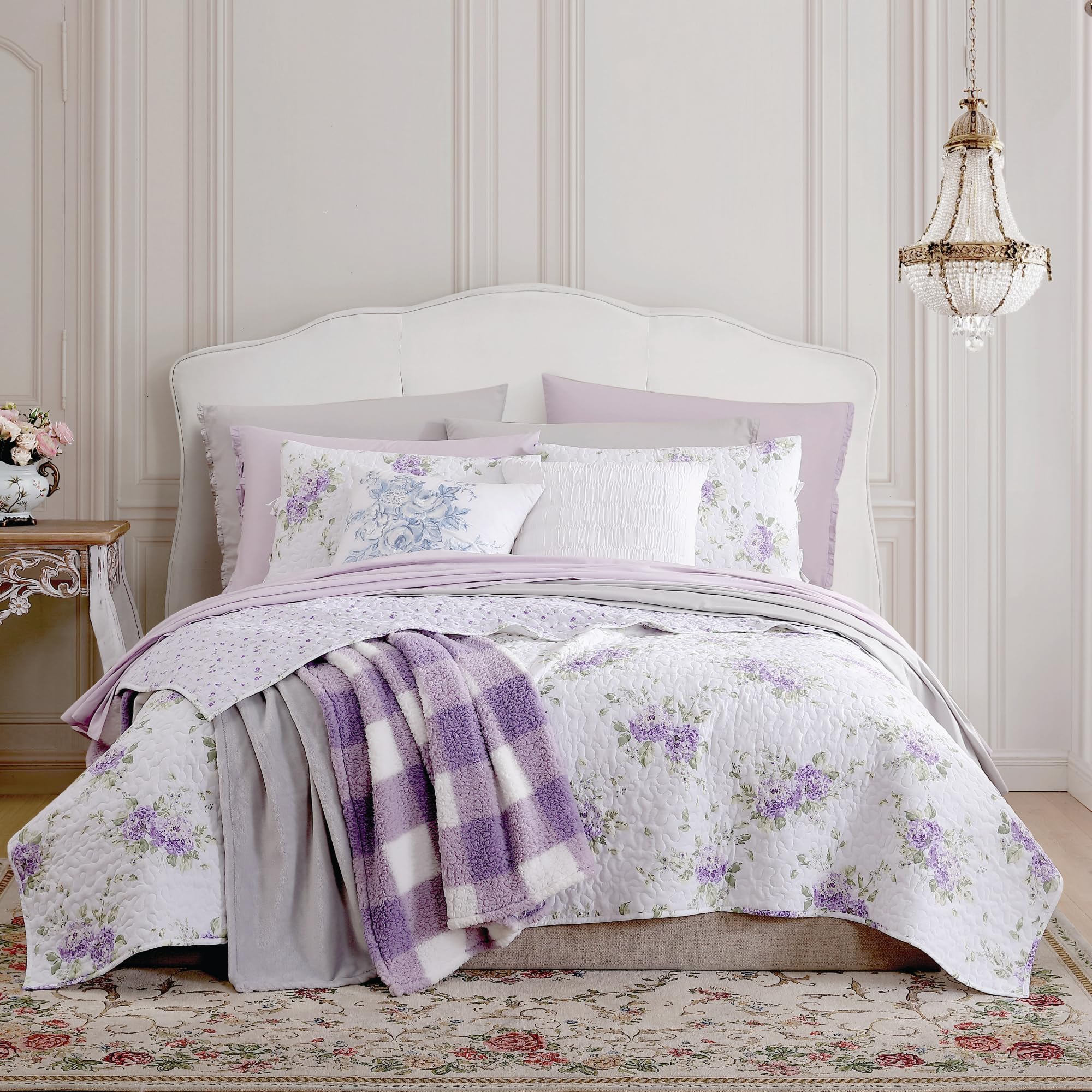 Amazon.com: Shabby Chic® - Queen Quilt Set, Reversible Cotton Bedding ...