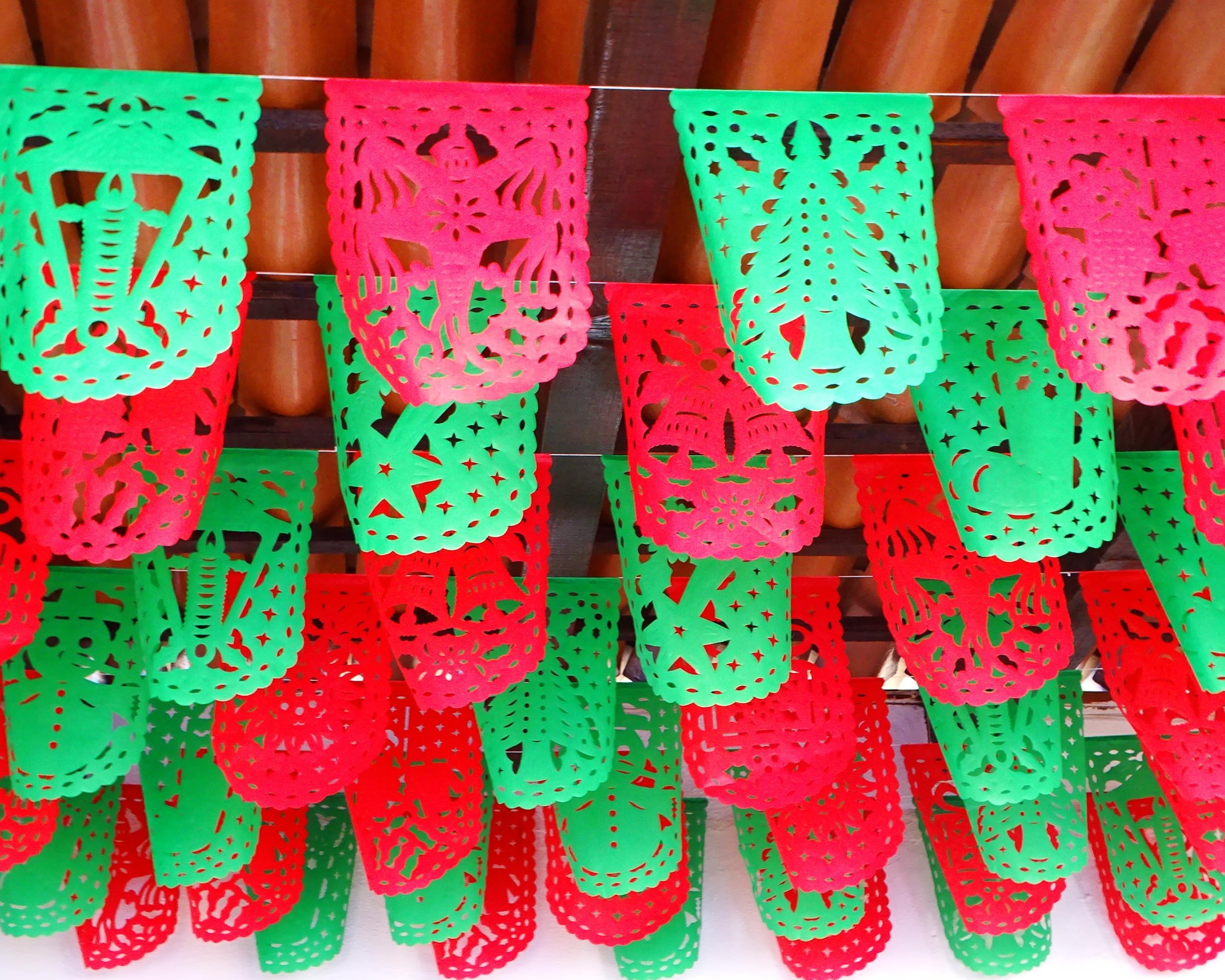 Amazon.com: 5 Pk Feliz Navidad Decorations, Red and Green Papel Picado ...