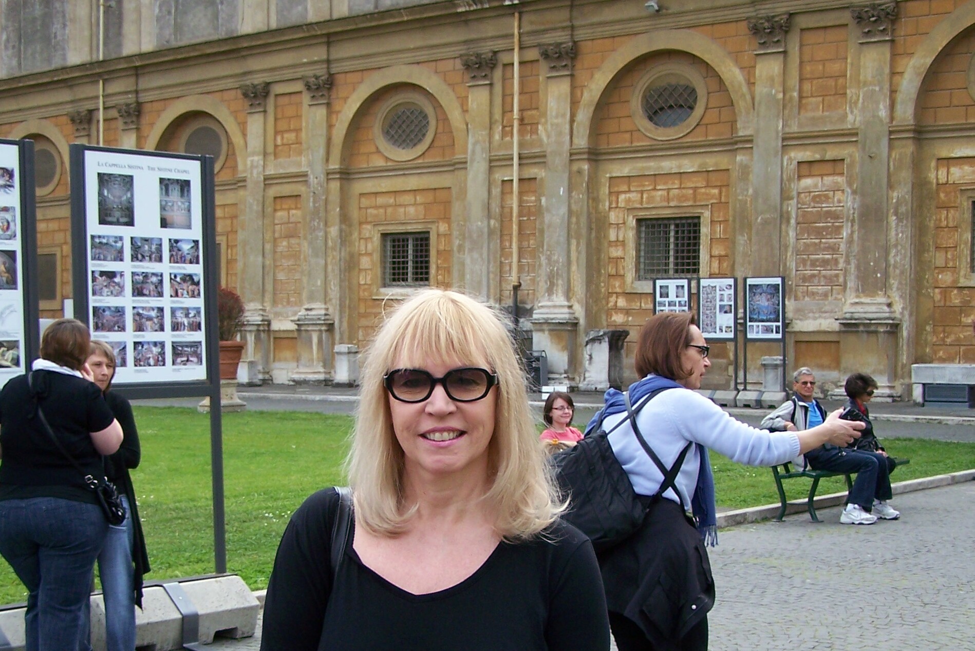 Amazon.com: Larissa Taylor: books, biography, latest update