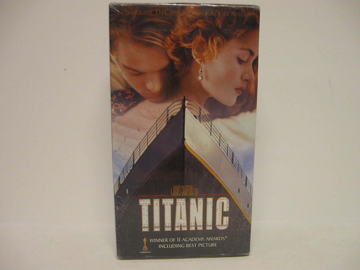 Titanic VHS (Two Tape Set): Amazon.com: Books