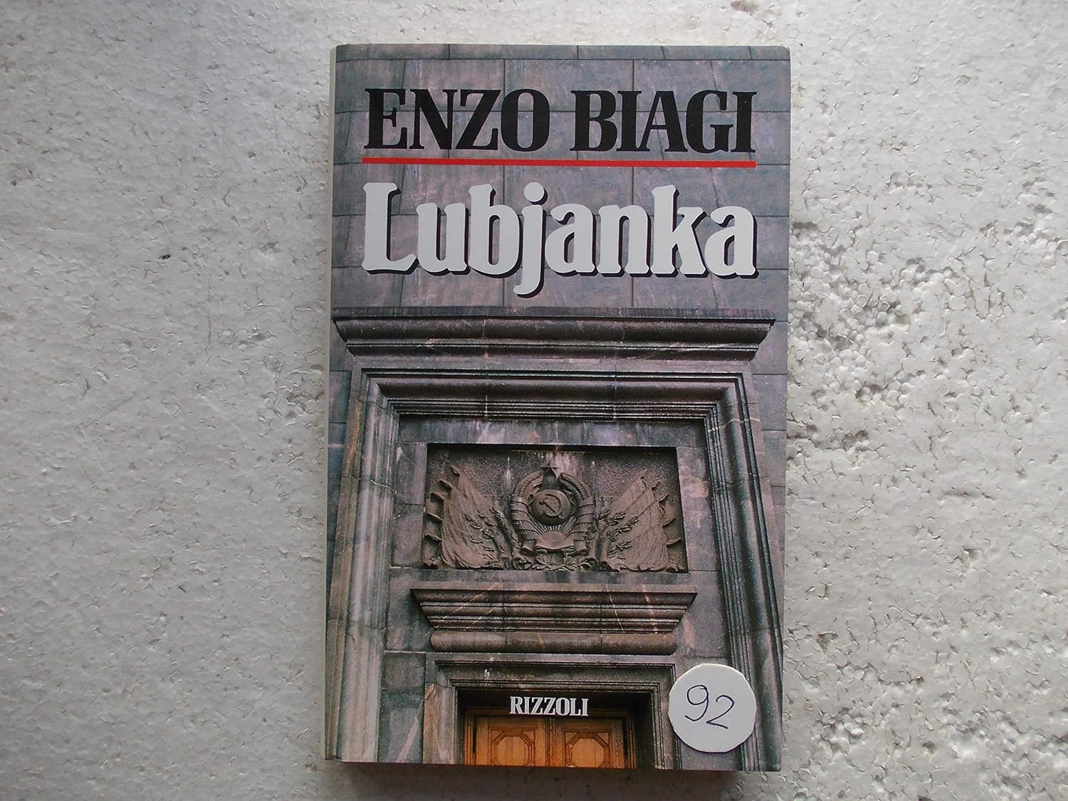 Amazon.com: Lubjanka (Italian Edition): 9788817851527: Biagi, Enzo: Books
