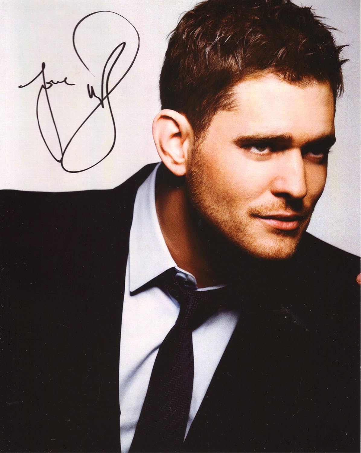 Amazon.com: Michael Buble Autograph Signed 8 x 10 Photo: Photographs