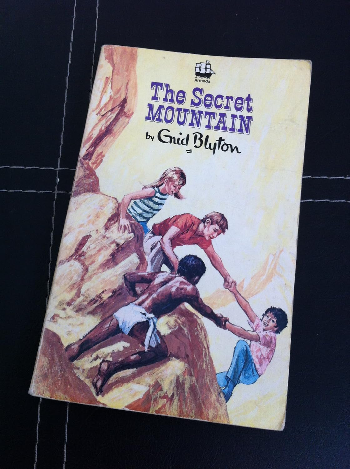 The Secret Mountain: Blyton, Enid: 9780752509969: Amazon.com: Books