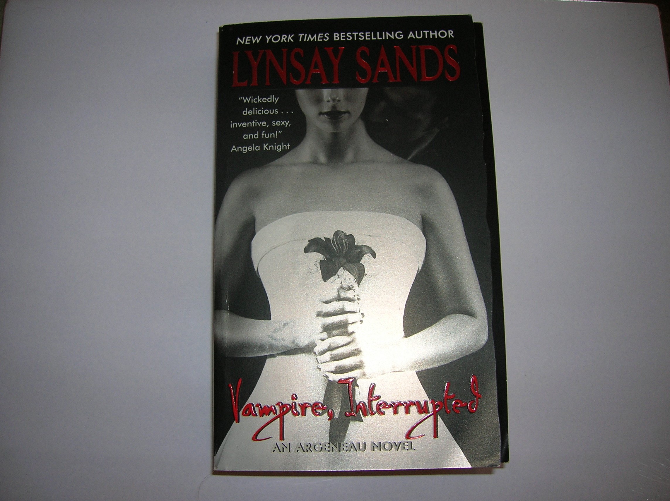 Vampire, Interrupted (Argeneau Vampires, Book 9): Sands, Lynsay: 9780061229770: Amazon.com: Books