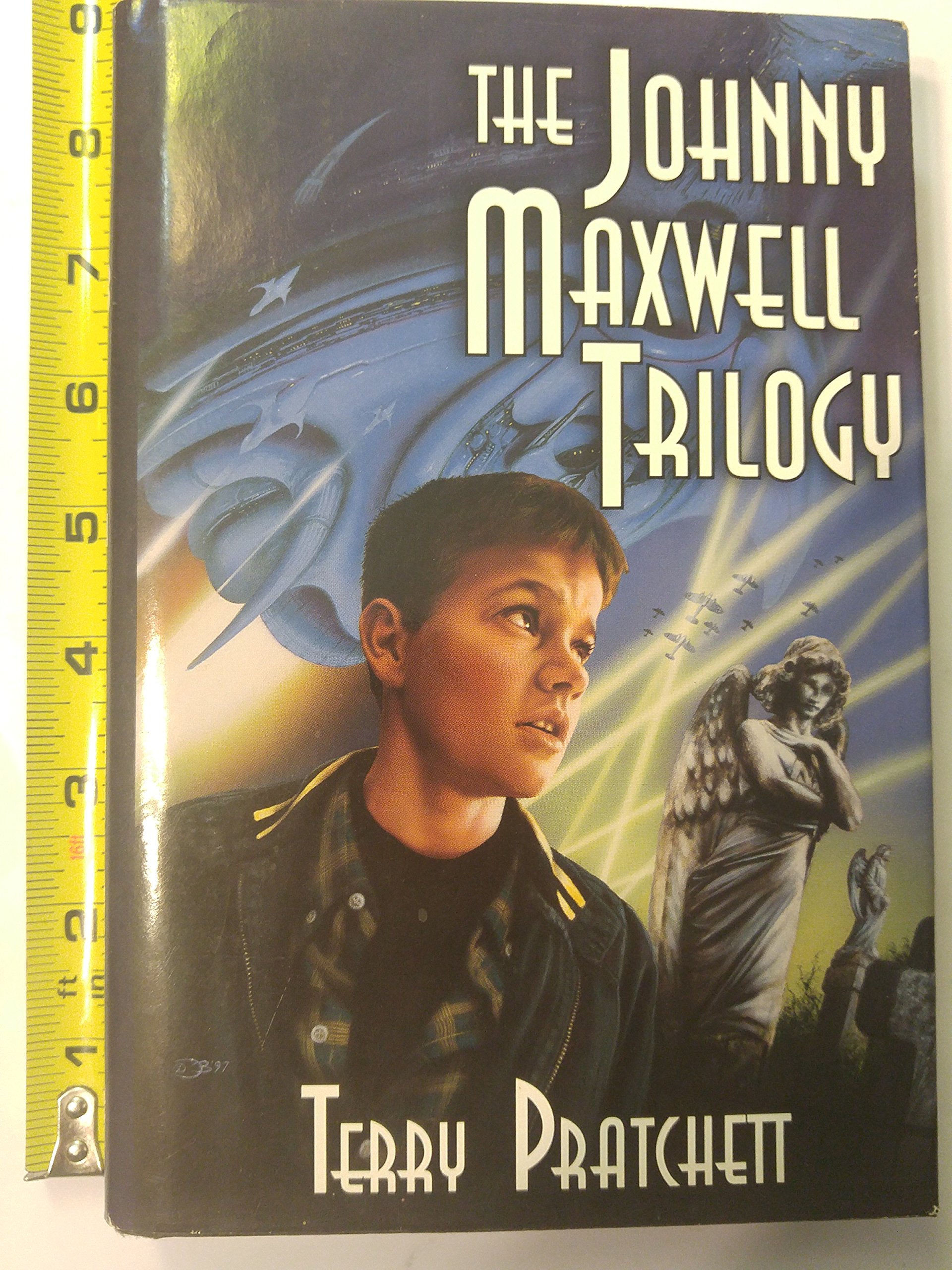 The Johnny Maxwell Trilogy: Pratchett,Terry: 9781568656205: Amazon.com ...