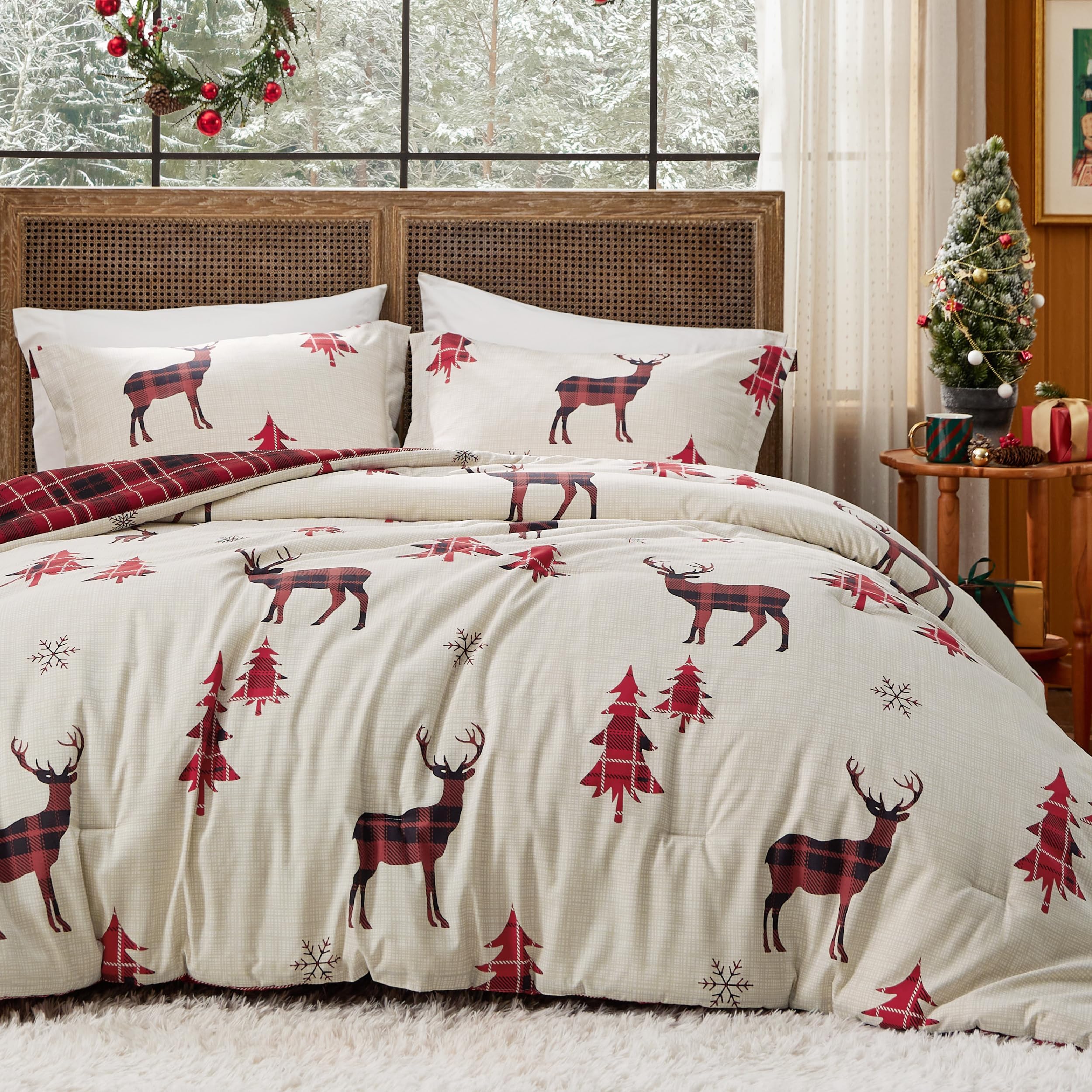 Amazon.com: YIYEA Christmas Queen Comforter Set, 7 Pieces Bed in a Bag ...