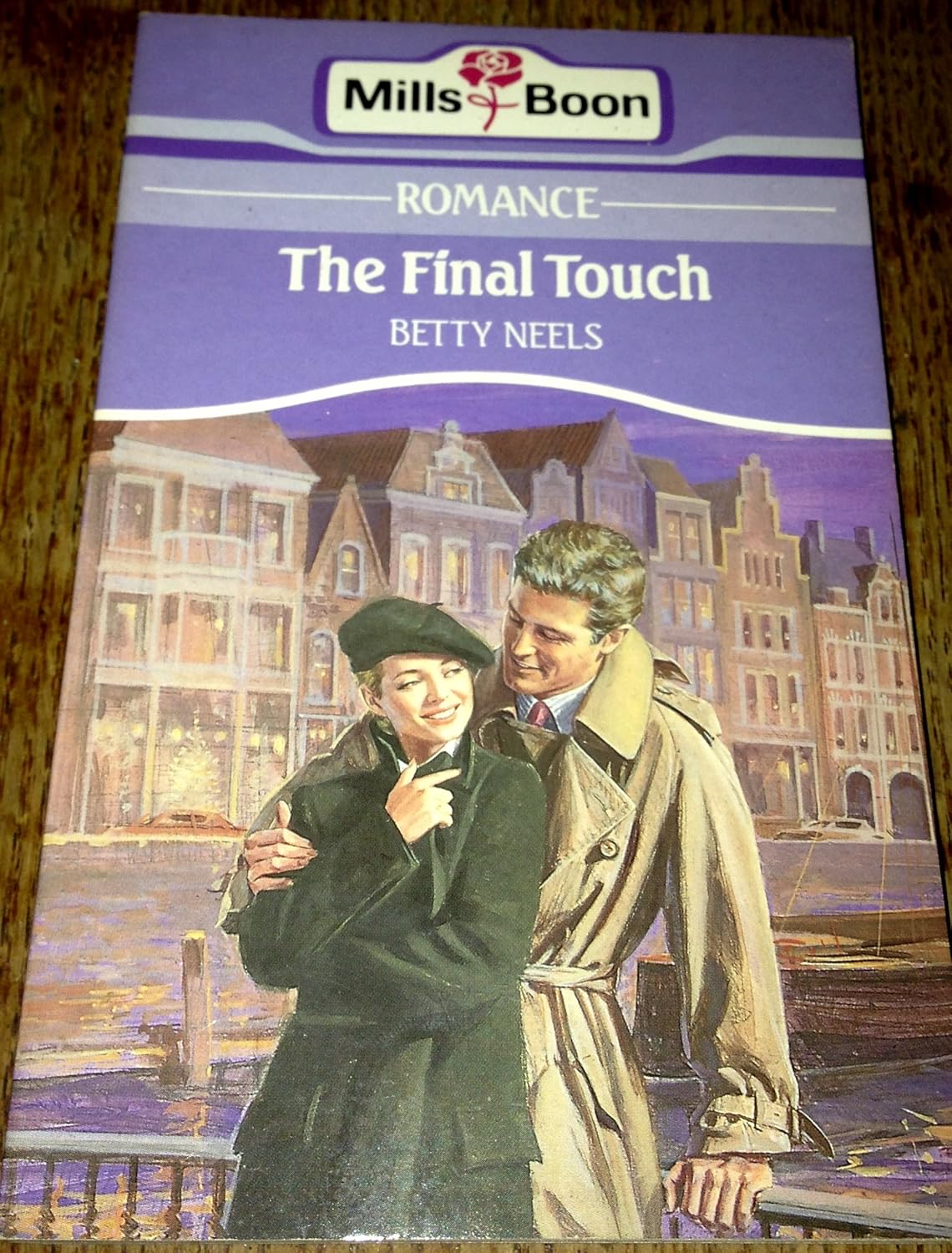 THE FINAL TOUCH: Betty Neels: 9780263772586: Amazon.com: Books