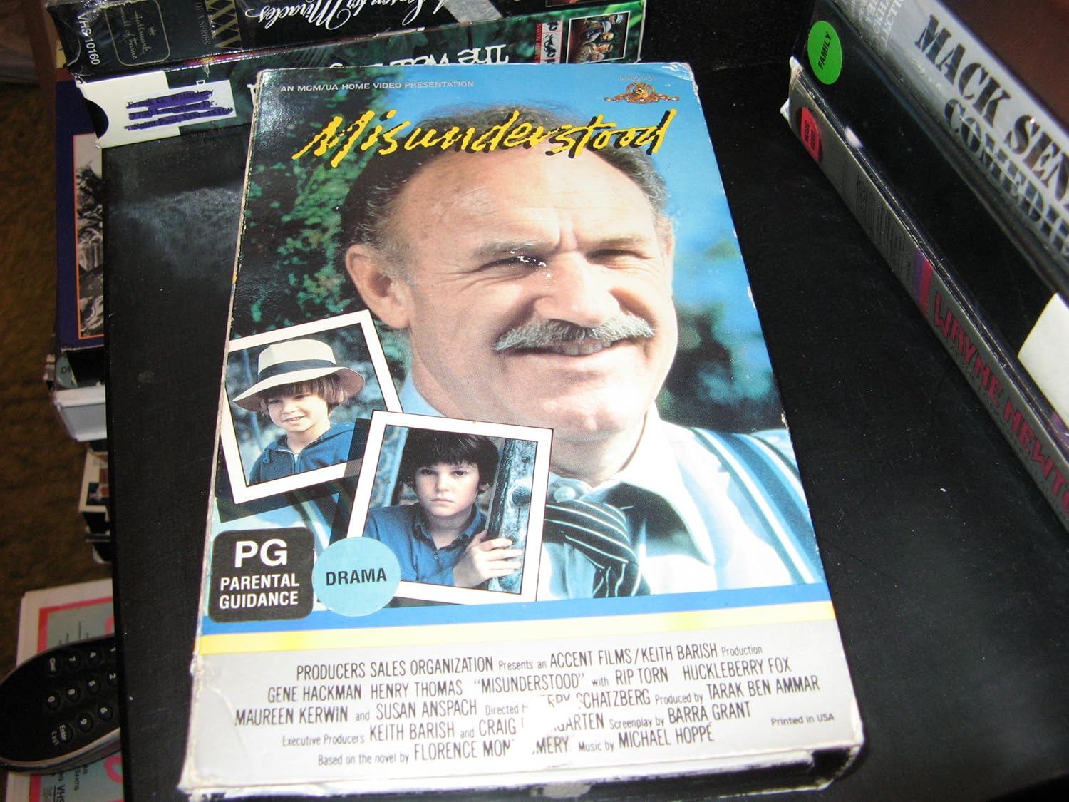Amazon.com: Misunderstood [VHS] : Gene Hackman, Henry Thomas, Rip Torn ...