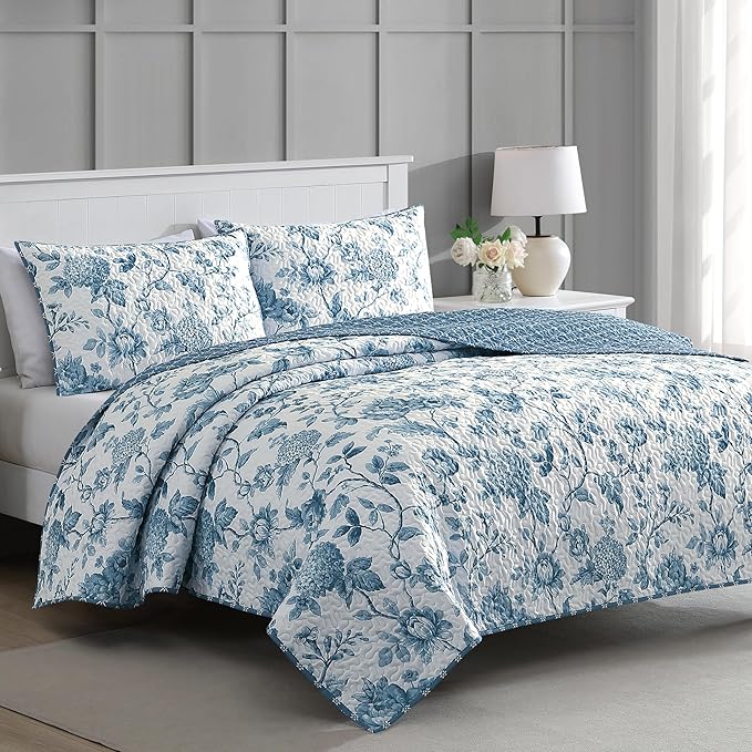 Amazon.com: Martha Stewart King Size Quilt Bedding Set - 3 Piece, Soft ...