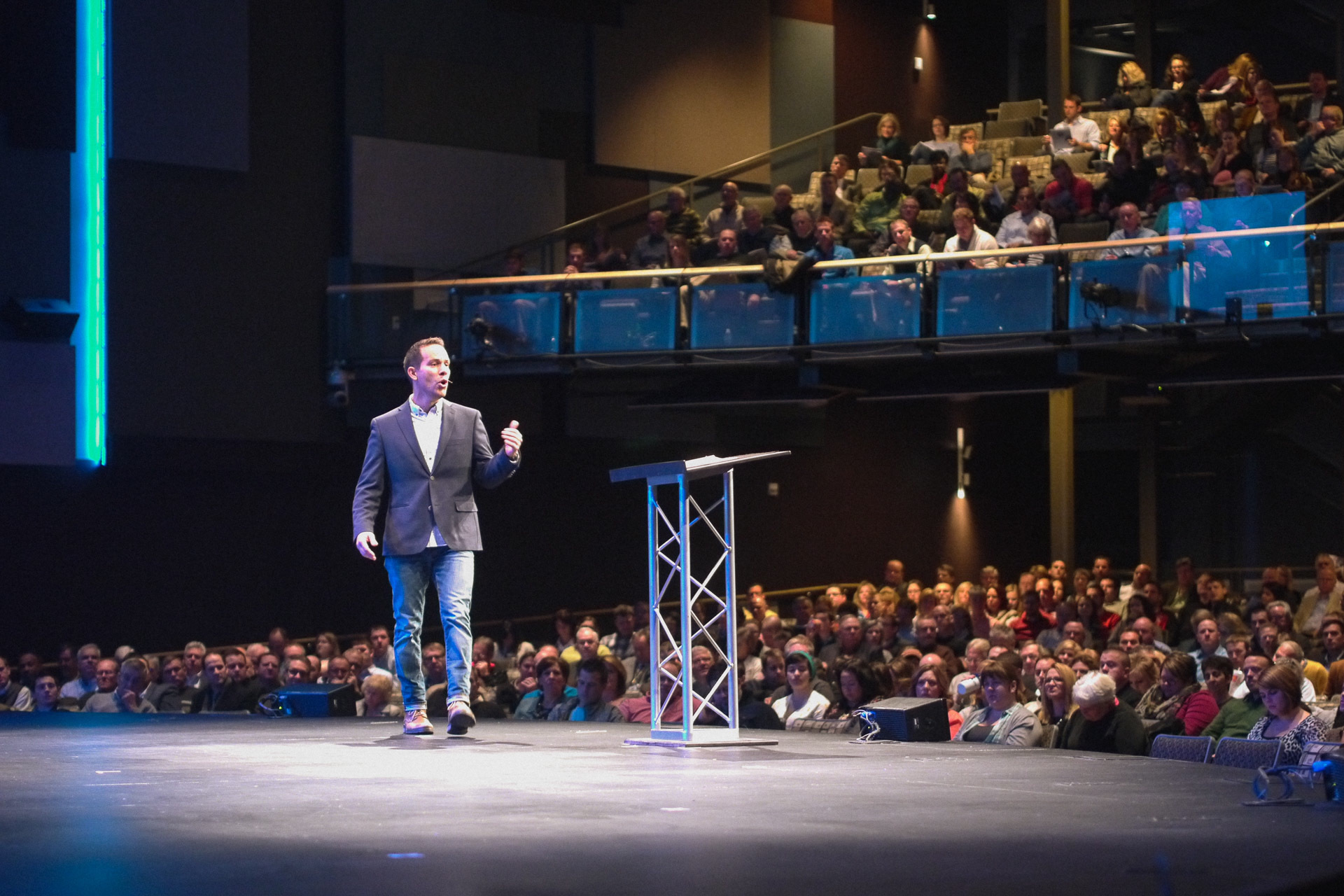 Amazon.co.uk: Daniel Montgomery: books, biography, latest update