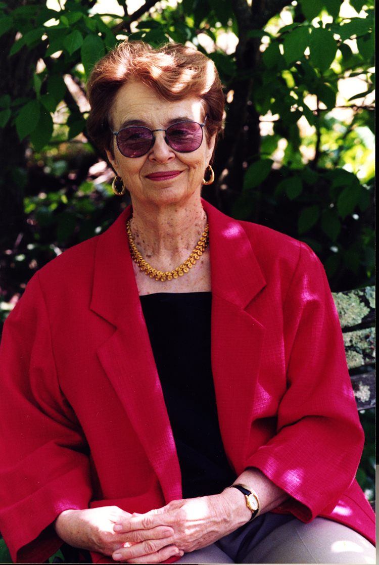 Amazon.com: Elizabeth Daniels Squire: books, biography, latest update