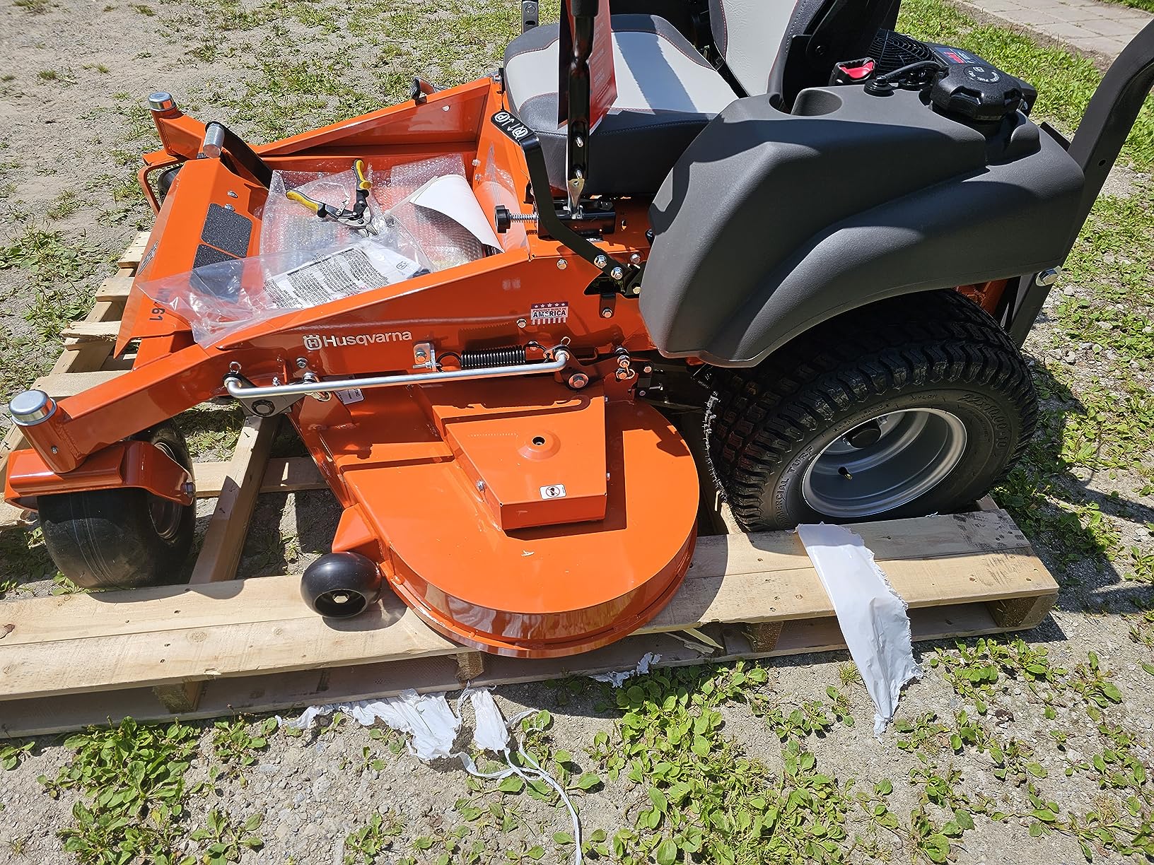 $210/mo - Finance Husqvarna MZ61 (61") 24HP Kawasaki Zero Turn Lawn ...