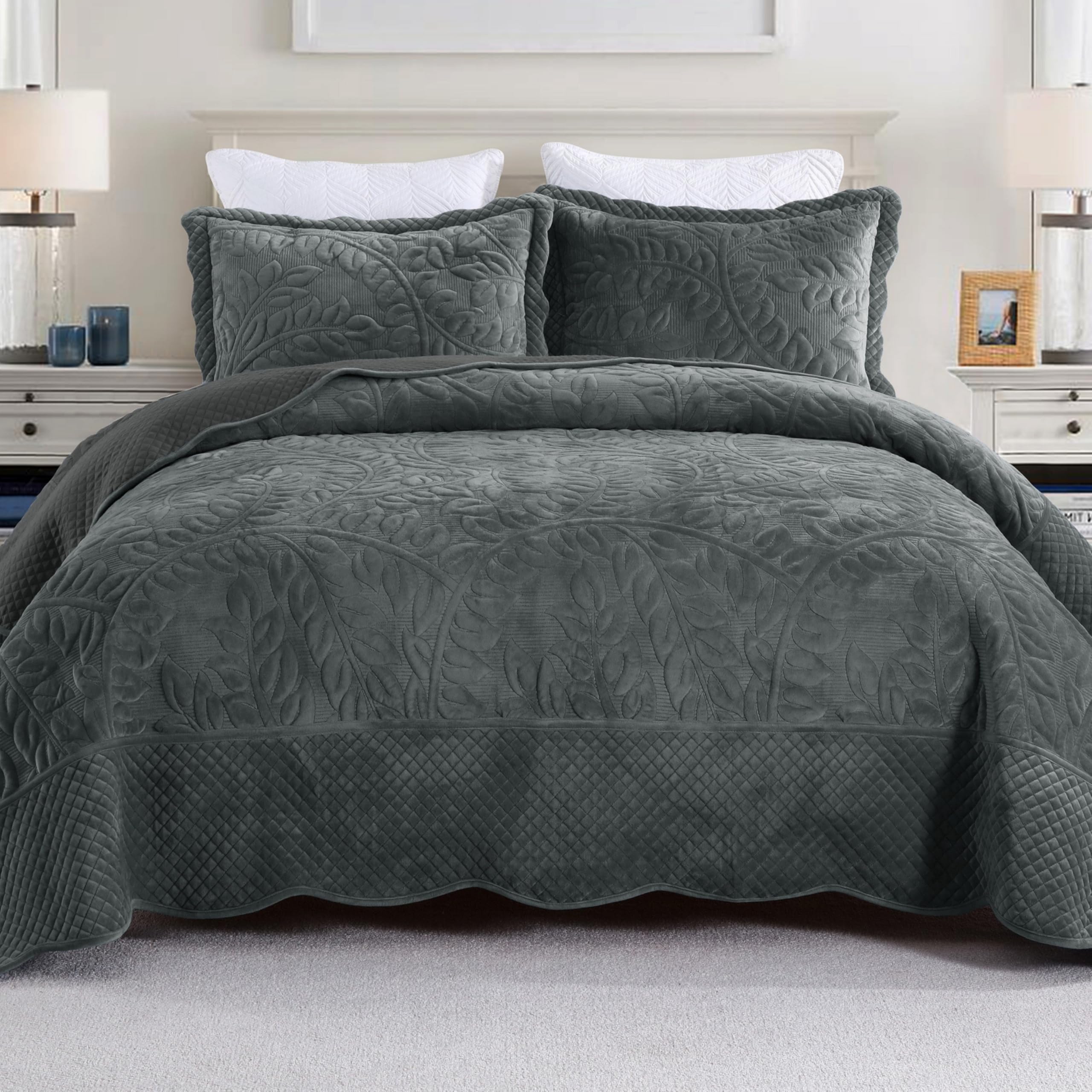 Amazon.com: MarCielo Embroidered Velvet Quilt Set with 2 Pillow Shams ...