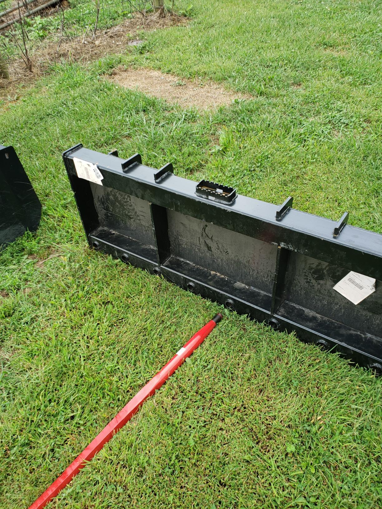 Amazon.com: Titan 60" Tine Bucket Silage Rake Manure 49" Hay Bale Skid ...