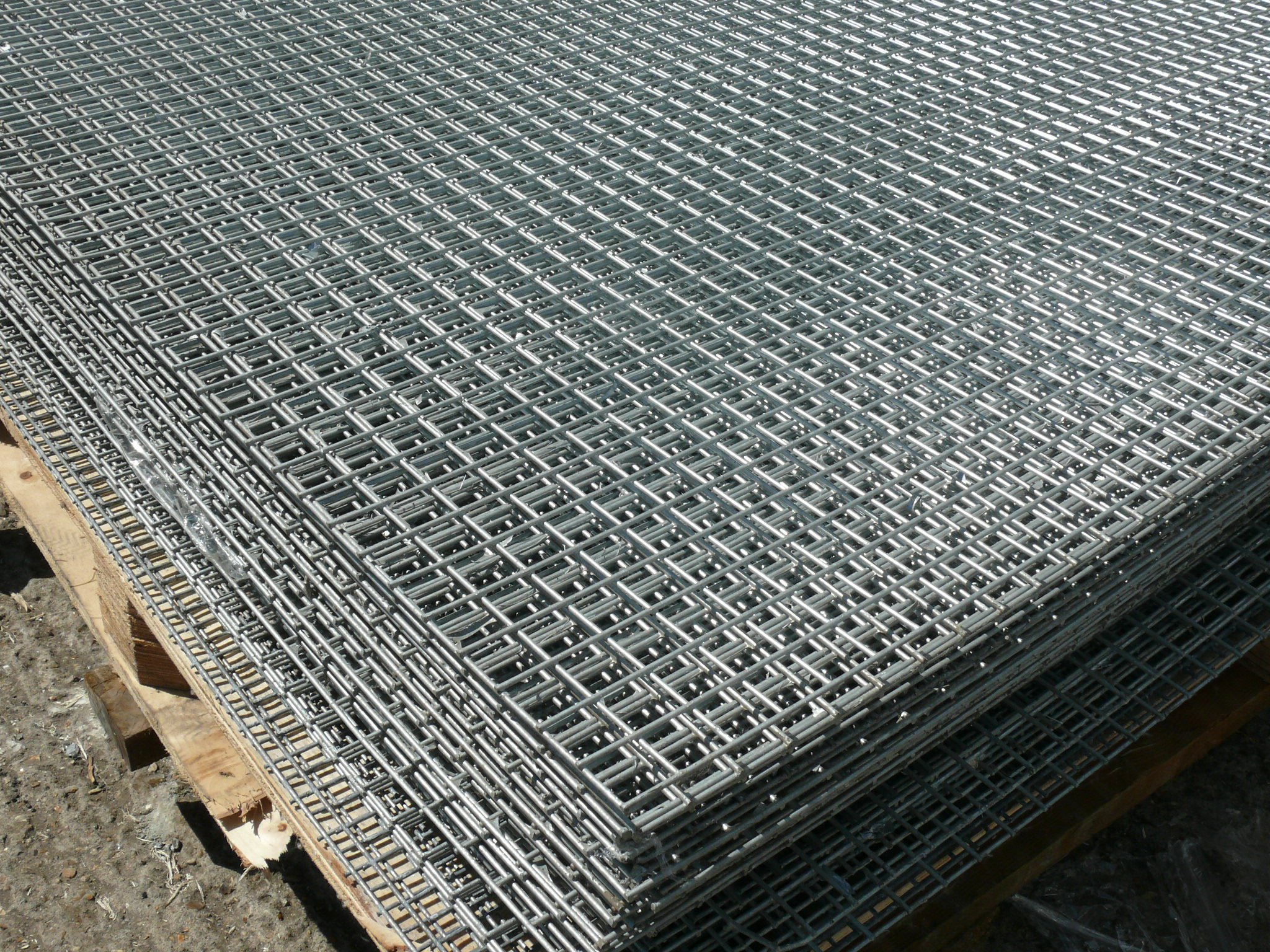 Suregreen Galvanised Wire Mesh Panels | 12 Gauge | 2.44m x 1.22m | 1 ...