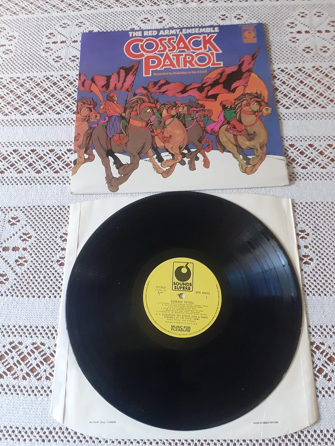 Cossack Patrol [Vinyl LP] by Red Army Ensemble: Amazon.co.uk: CDs & Vinyl