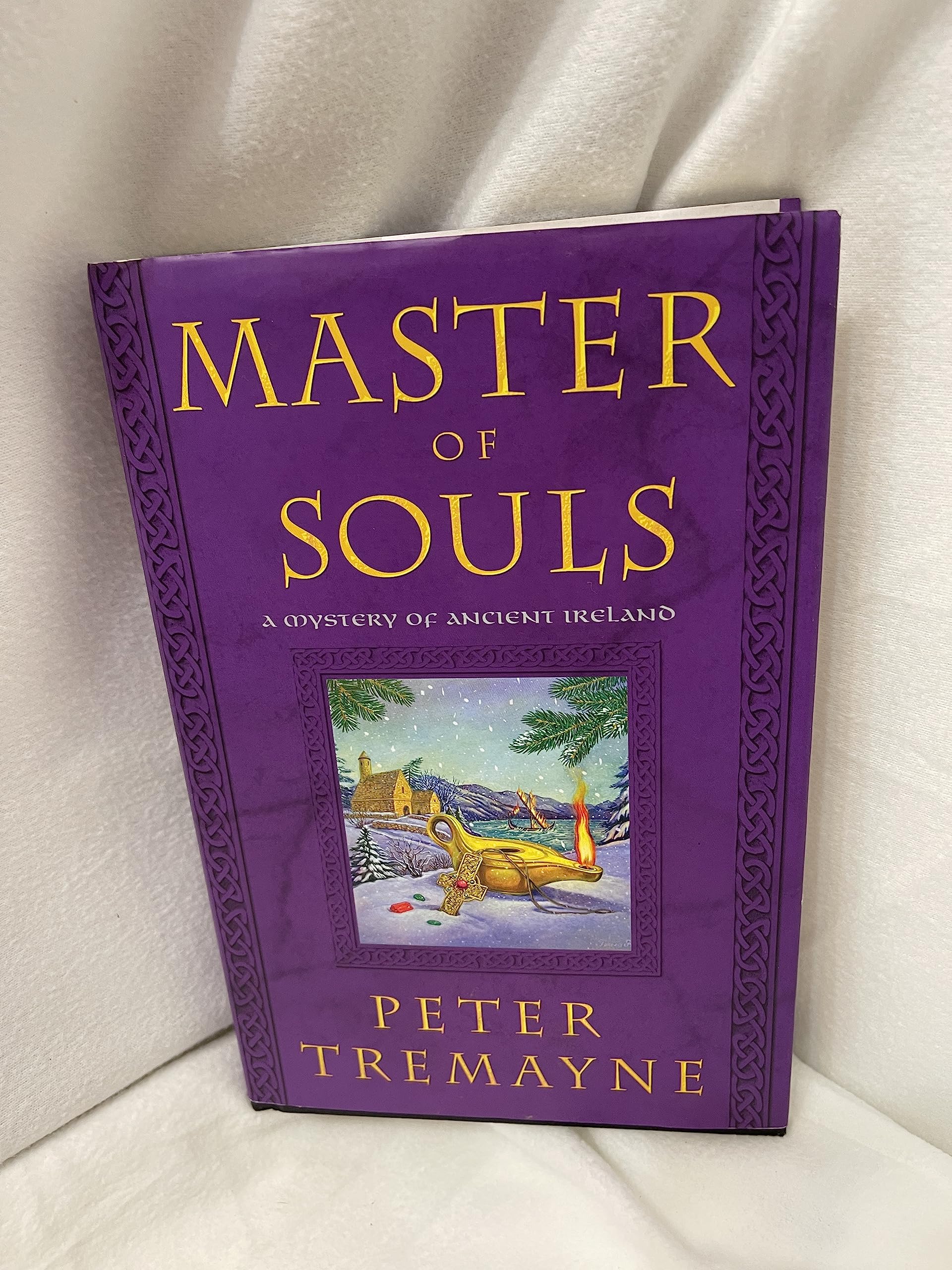 Master of Souls: A Mystery of Ancient Ireland (Sister Fidelma Mysteries ...