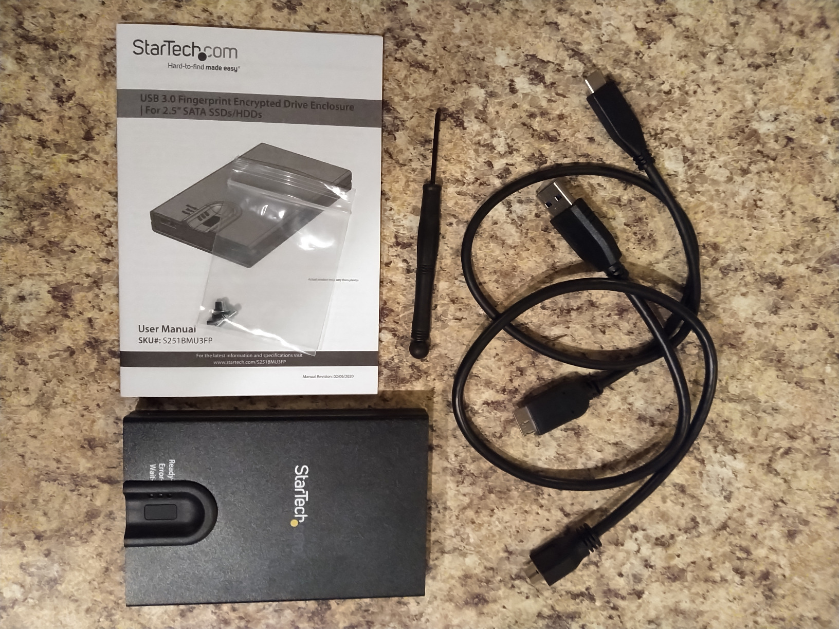 Amazon.com: StarTech.com Biometric Enclosure - Encrypted USB 3.0 2.5 ...