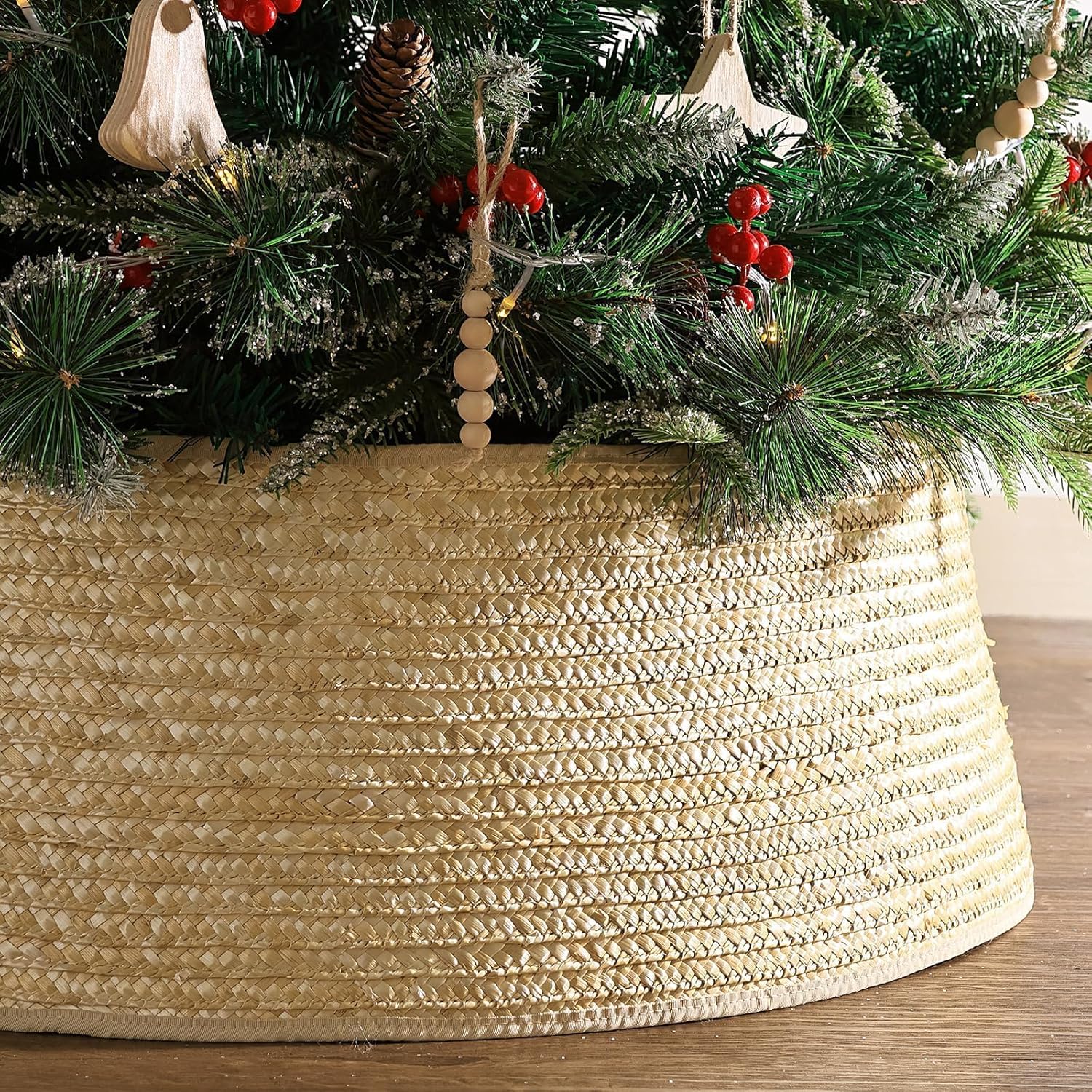 Amazon.com: Bunny Chorus Christmas Tree Collar: Natural Hyacinth ...